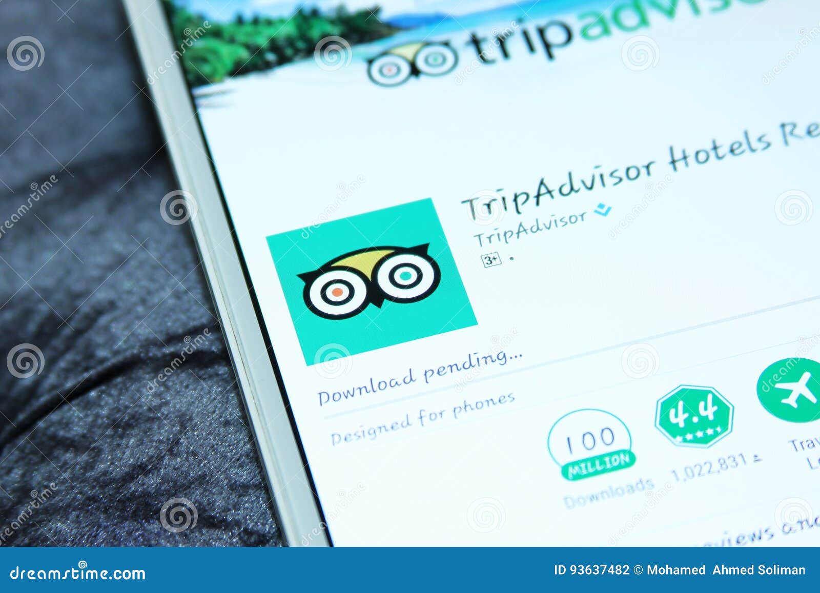 TripAdvisor mobile app editorial photography. Image of logo - 93637482