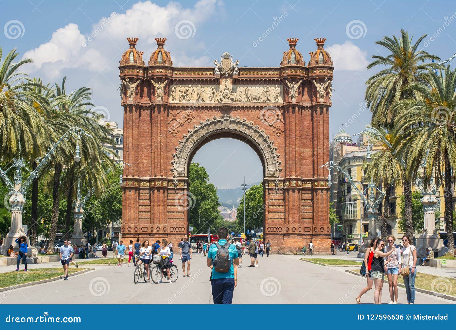 Triumphal Arch Arc De Triomf in Barcelona, Spain Editorial Photo ...