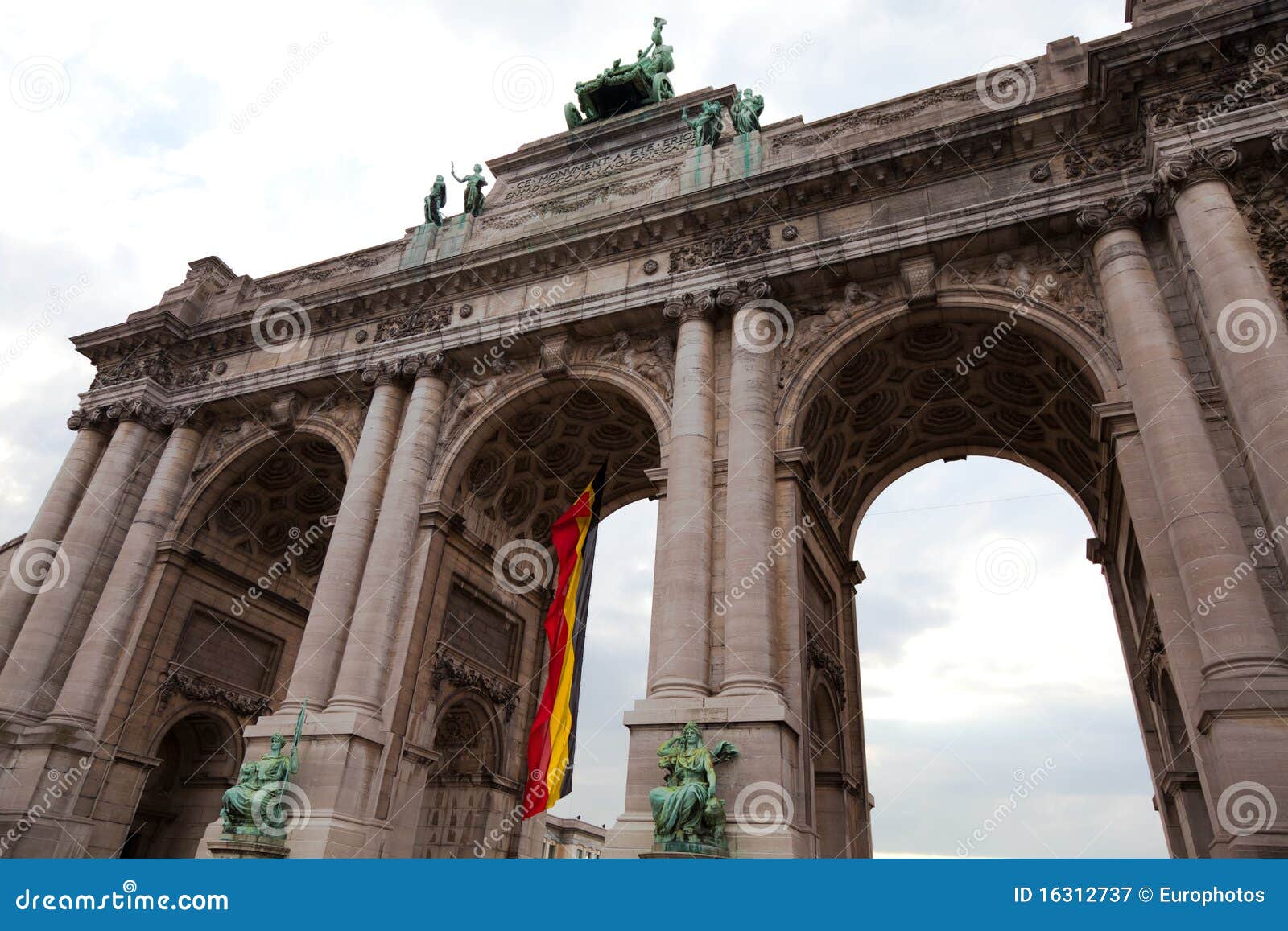 Triumphal Arch in Brussels stock image. Image of cityscape - 16312737