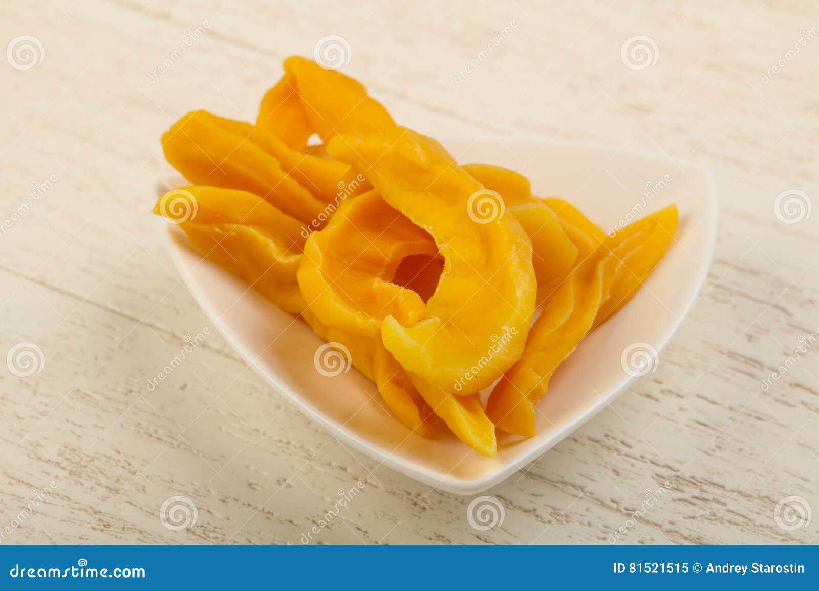 Trockene Mangochips stockbild. Bild von köstlich, nachtisch - 81521515