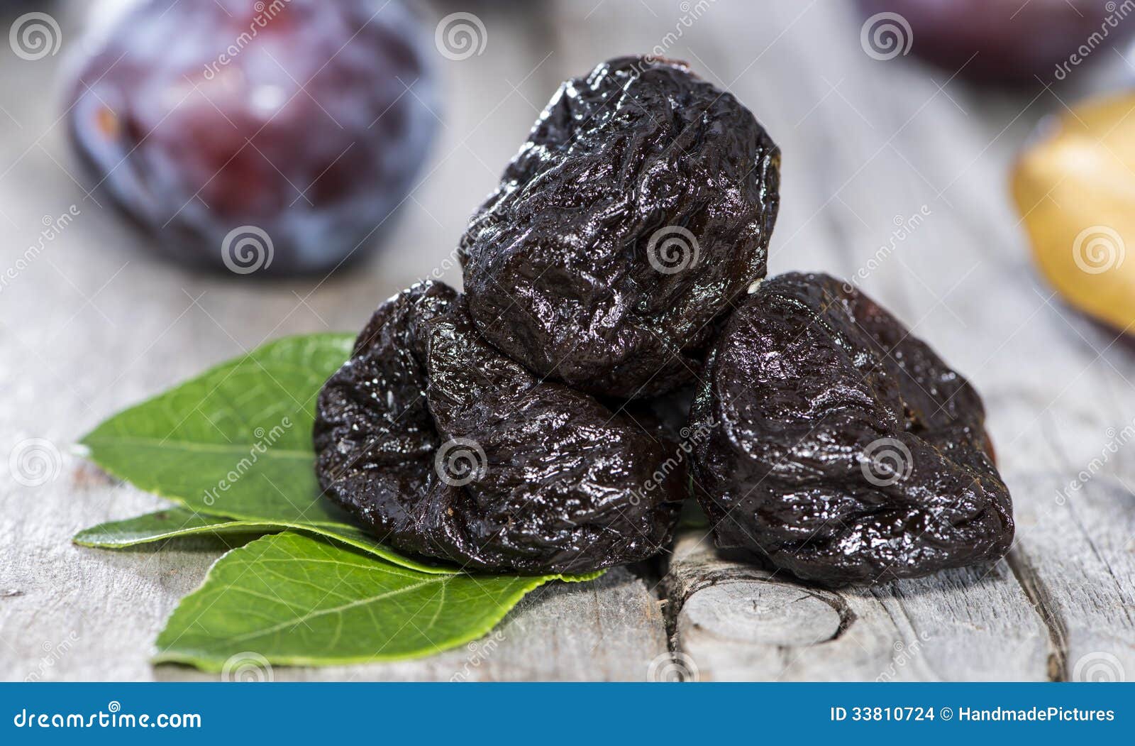 Trockenpflaumen stockfoto. Bild von pflaumen, pflaume - 33810724