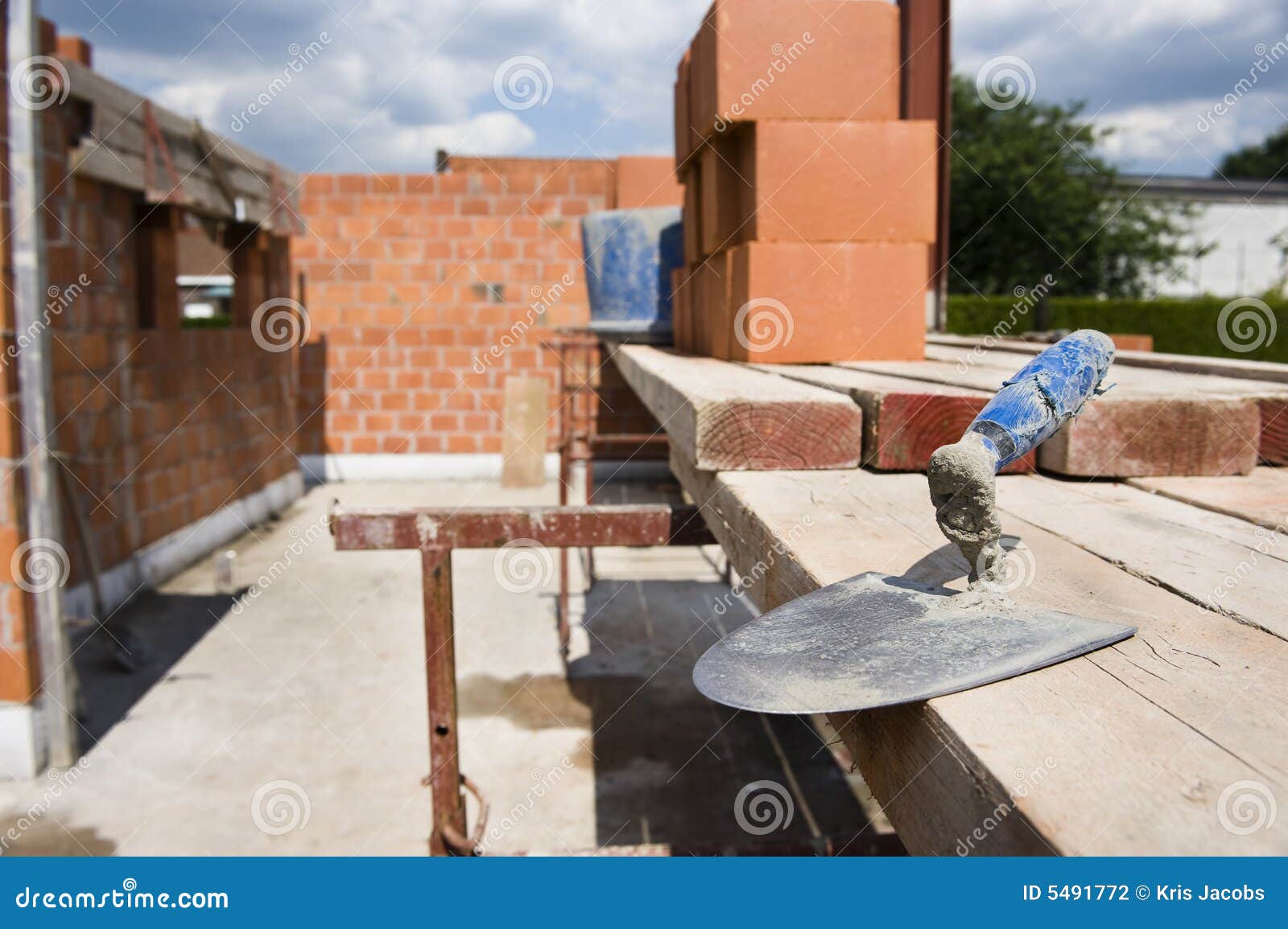 Troffel stock foto. Image of hand, ontwikkeling, metselaar - 5491772