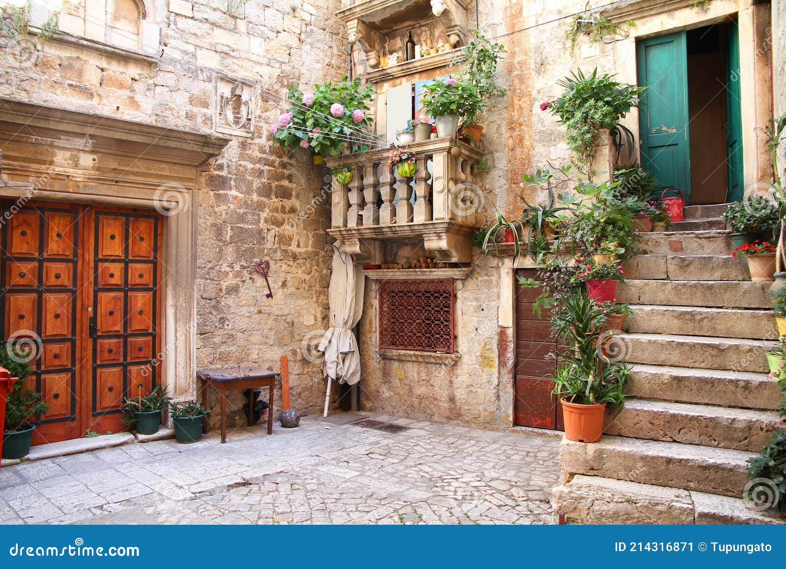 Trogir Old Town Courtyard, Croatia Stock Image - Image of building ...