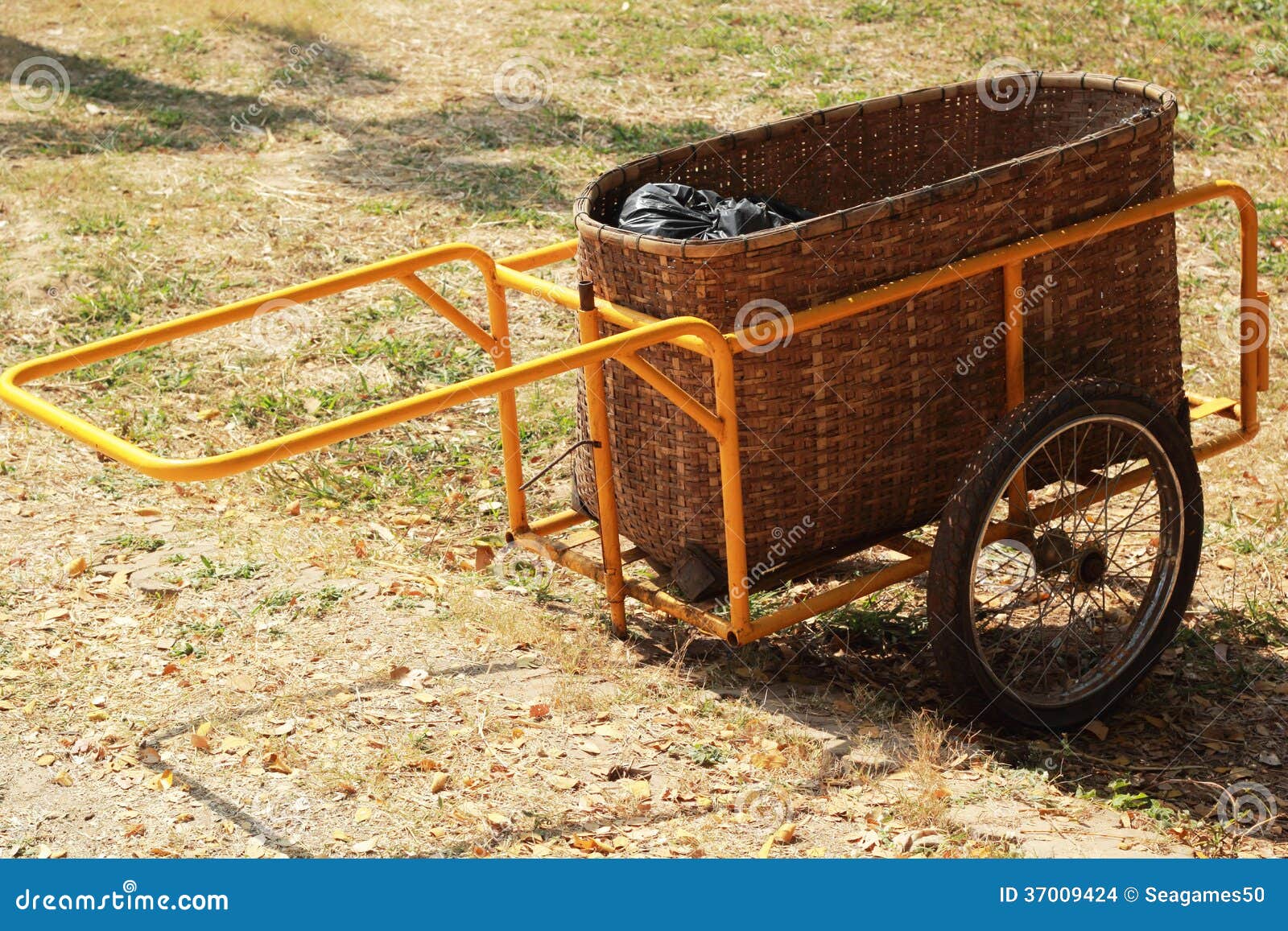 Trolley Cart Junk - for Trash Stock Photo - Image of trash, cart: 37009424