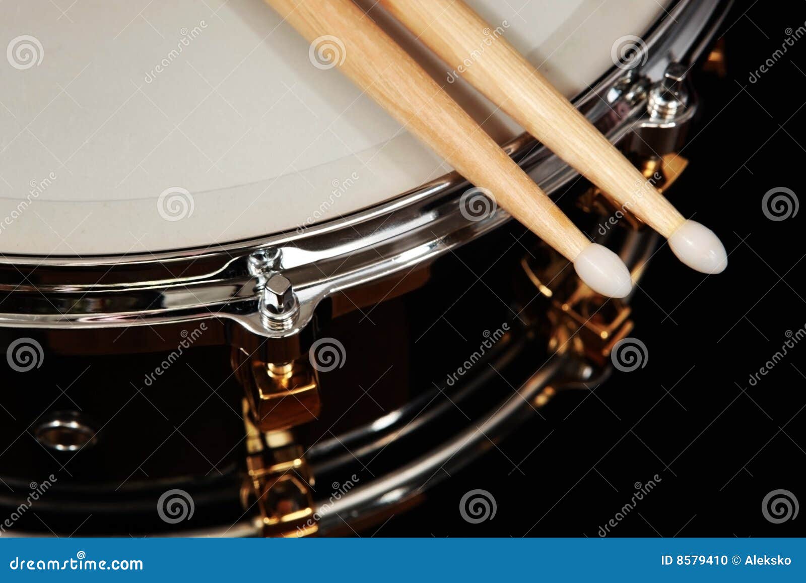 Trommel stock foto. Image of trommel, goud, trommelaar - 8579410