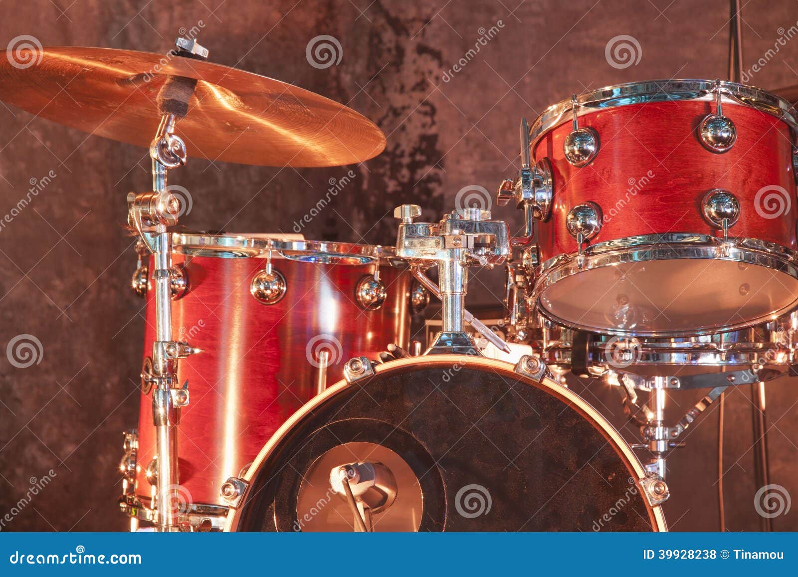 Trommeln stockfoto. Bild von perkussion, band, barsch - 39928238
