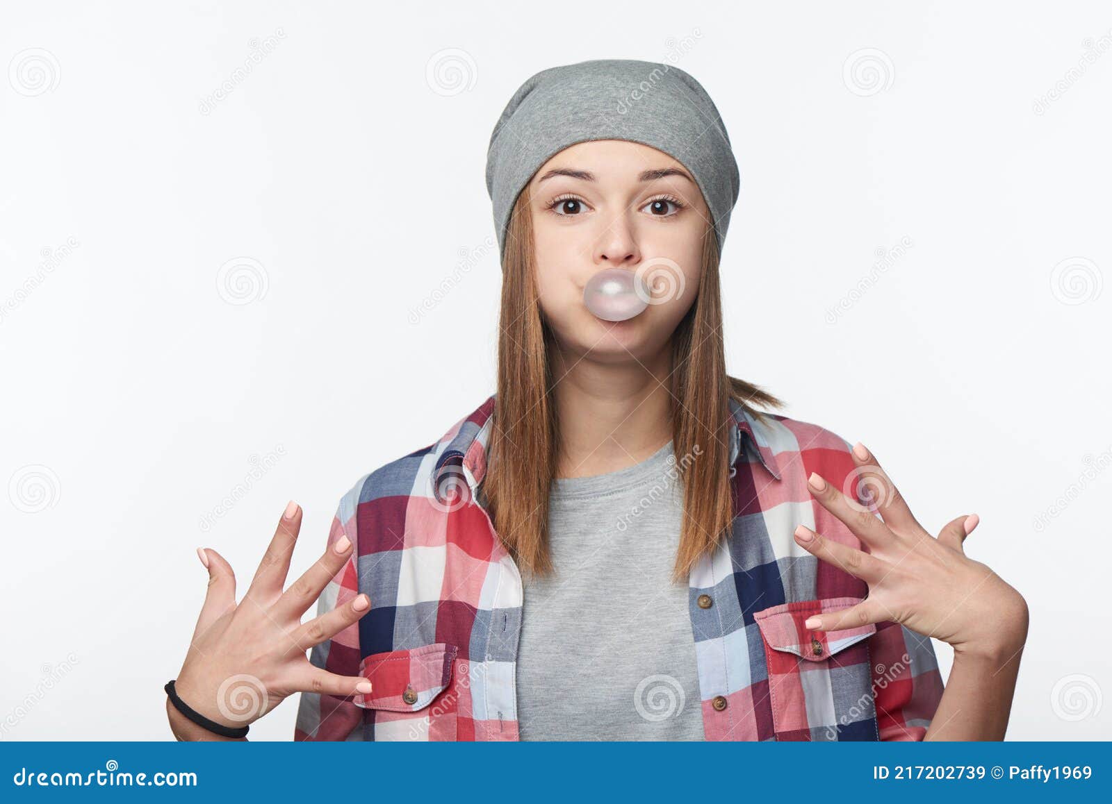 Tromper Adolescent Fille Soufflant Bubblegum Image Stock Image Du