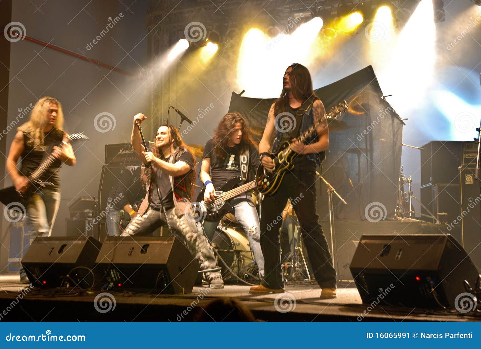 Trooper in Concert editorial photo. Image of guitarist - 16065991