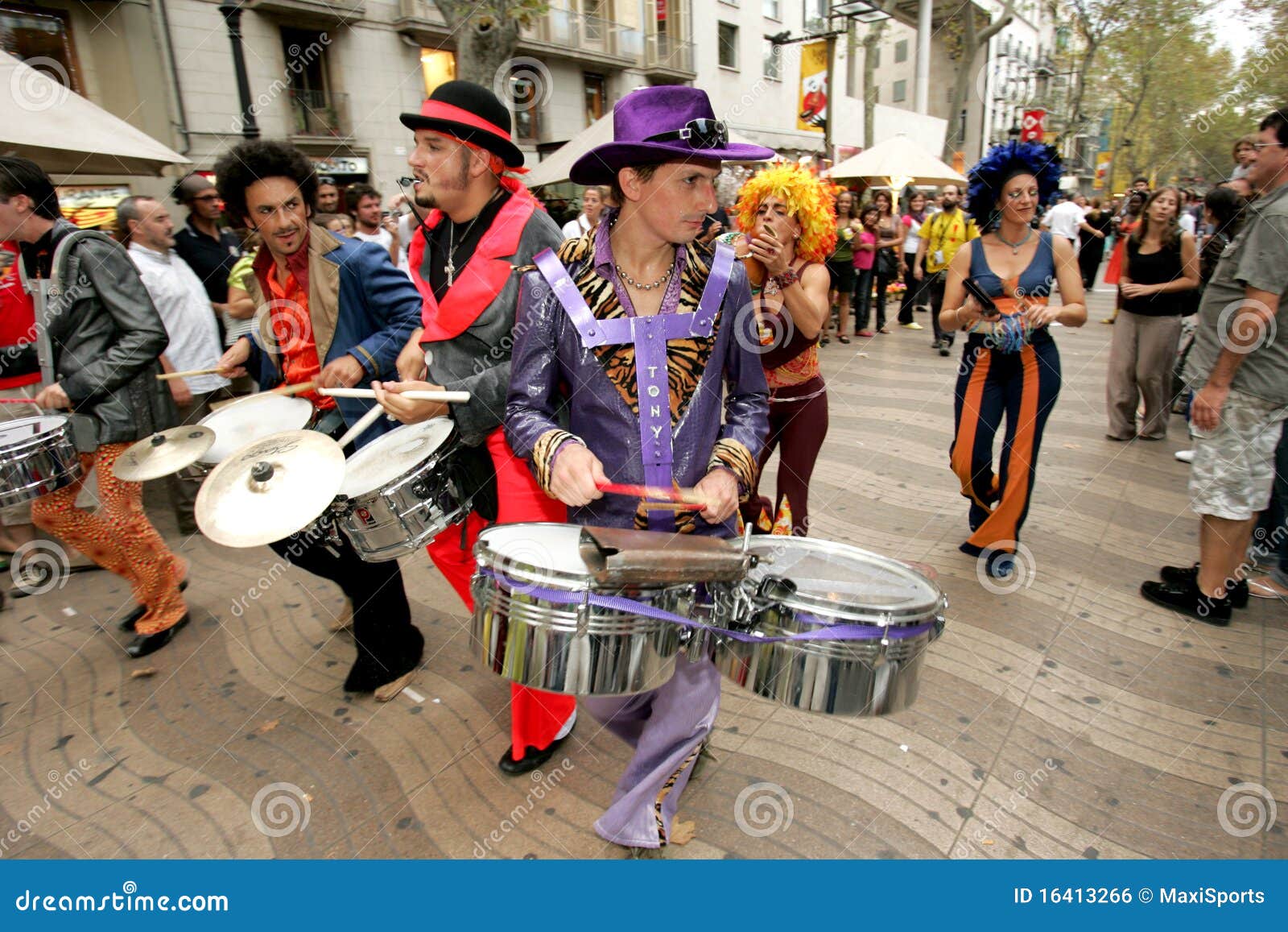 Tropa Sandunga En Pleno Rendimiento De La Danza Foto editorial - Imagen ...