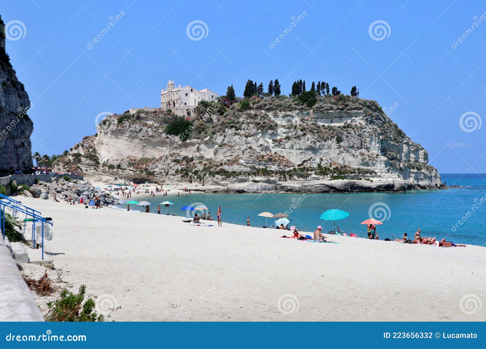 Tropea - Spiaggia Della Rotonda Da Via Lungomare Editorial Photography ...