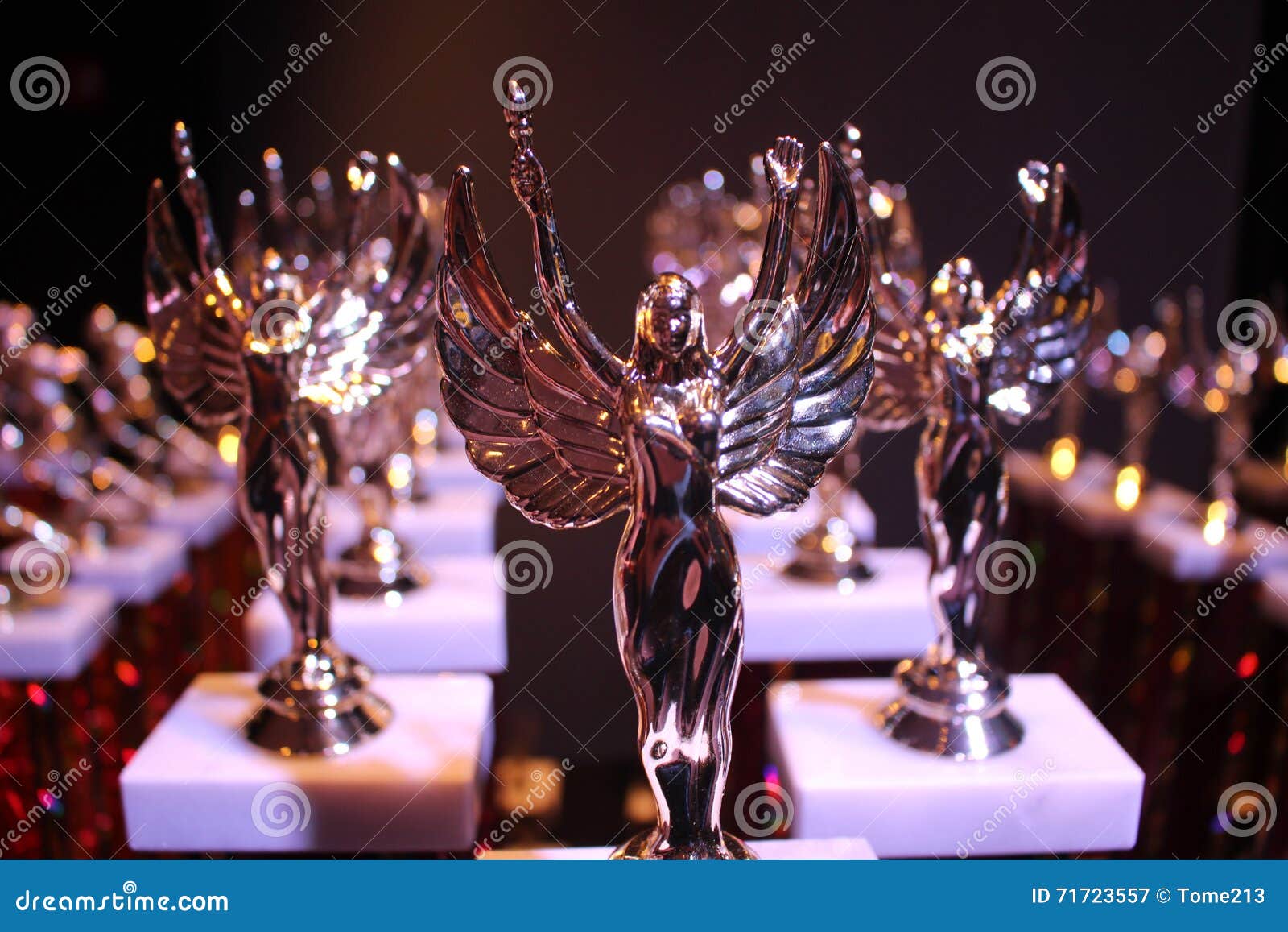 Trophies immagine stock. Immagine di trofei, trofeo, premi - 71723557