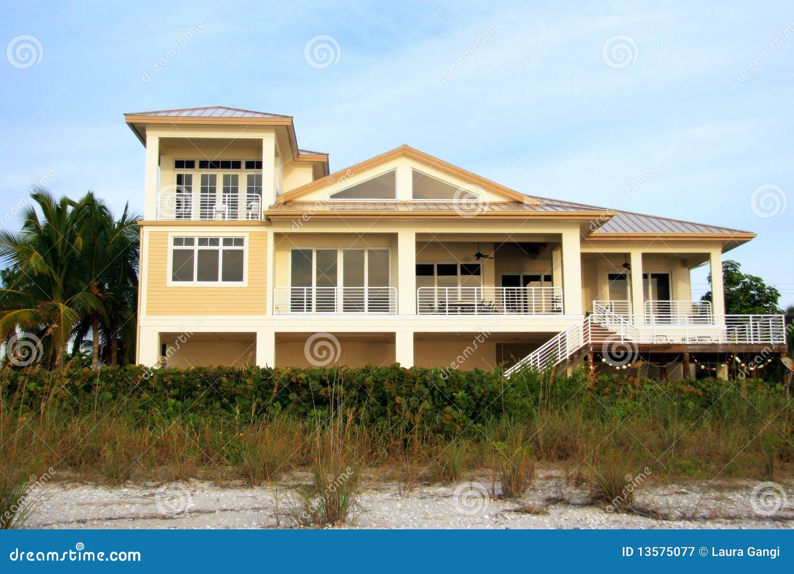 2,075 Tropical Beach Mansion Stock Photos - Free & Royalty-Free Stock ...