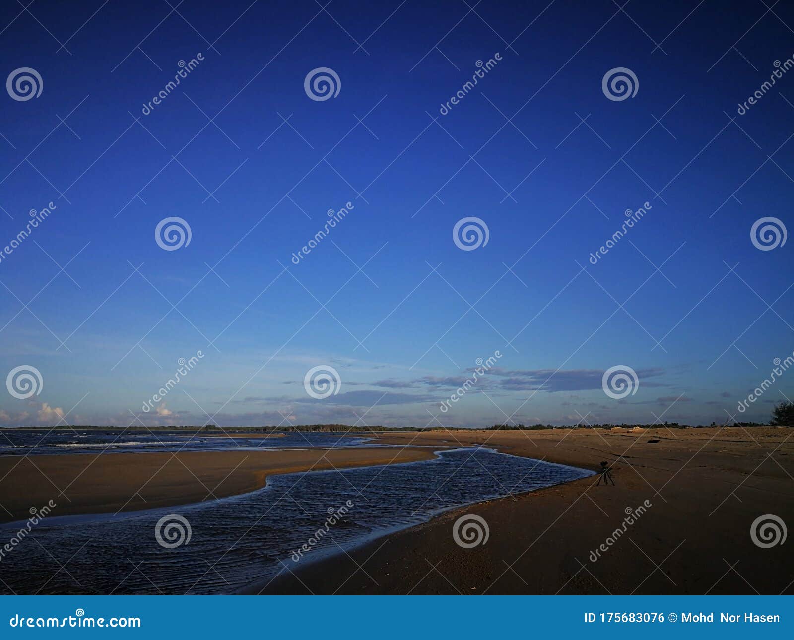 Tropical Beach View. Calm and Relaxing Empty Beach Scene, Blue Sky ...