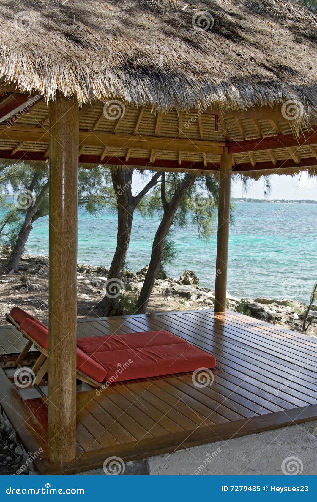 Tropical hut shelter stock image. Image of caribbean, green - 7279485