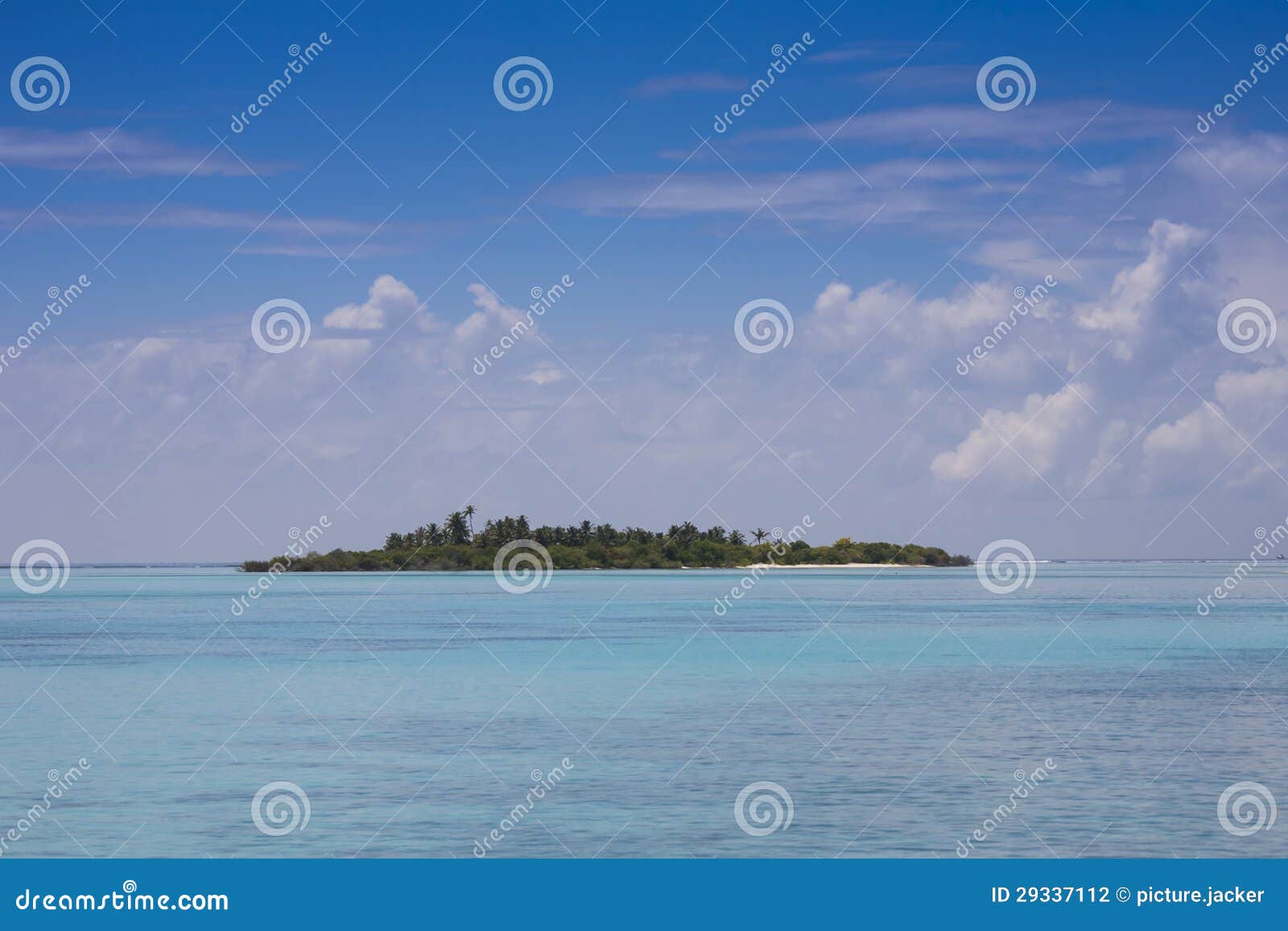 Tropical island in the sun stock photo. Image of horizon - 29337112