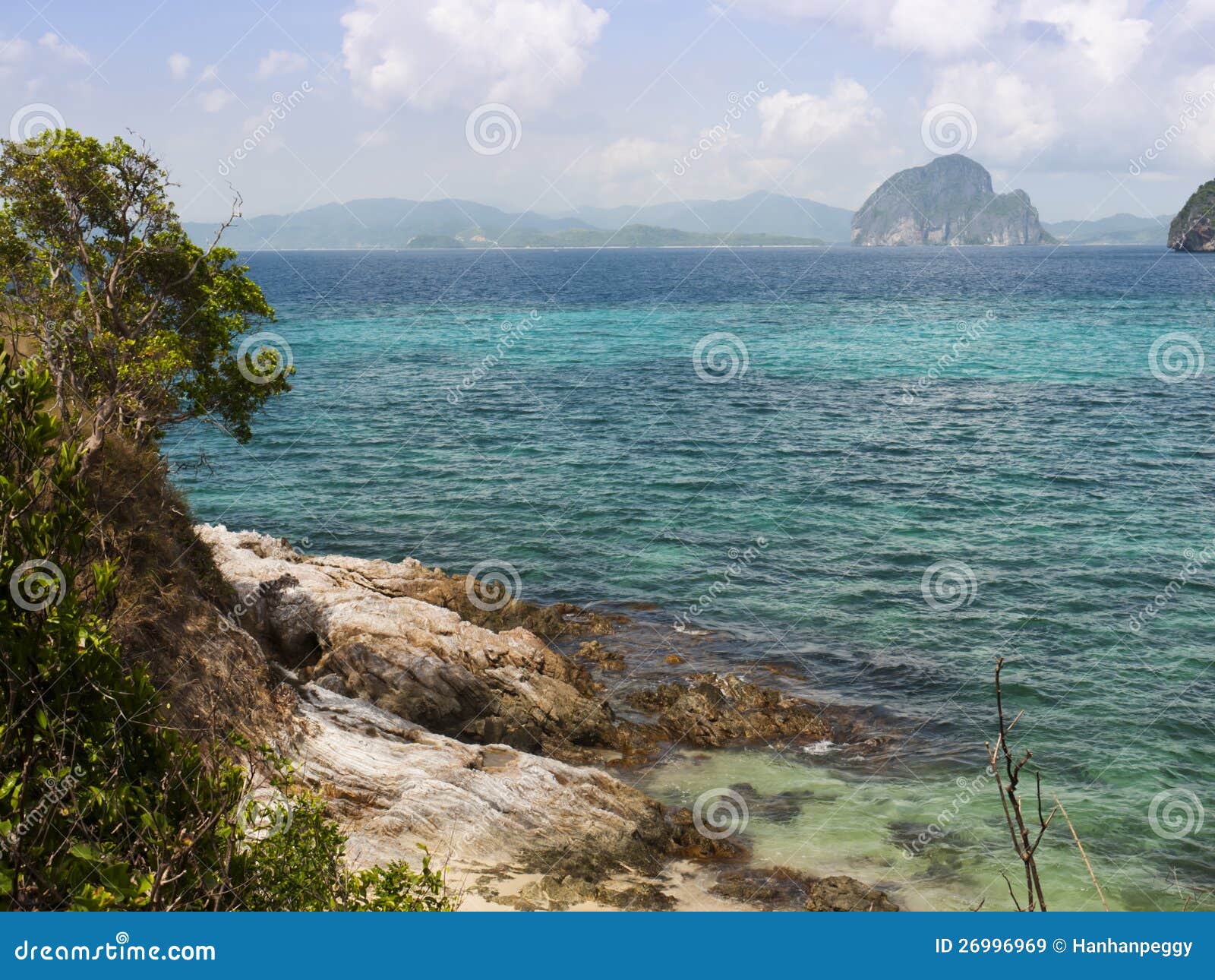 Tropische Insellandschaft stockbild. Bild von idyllisch - 26996969