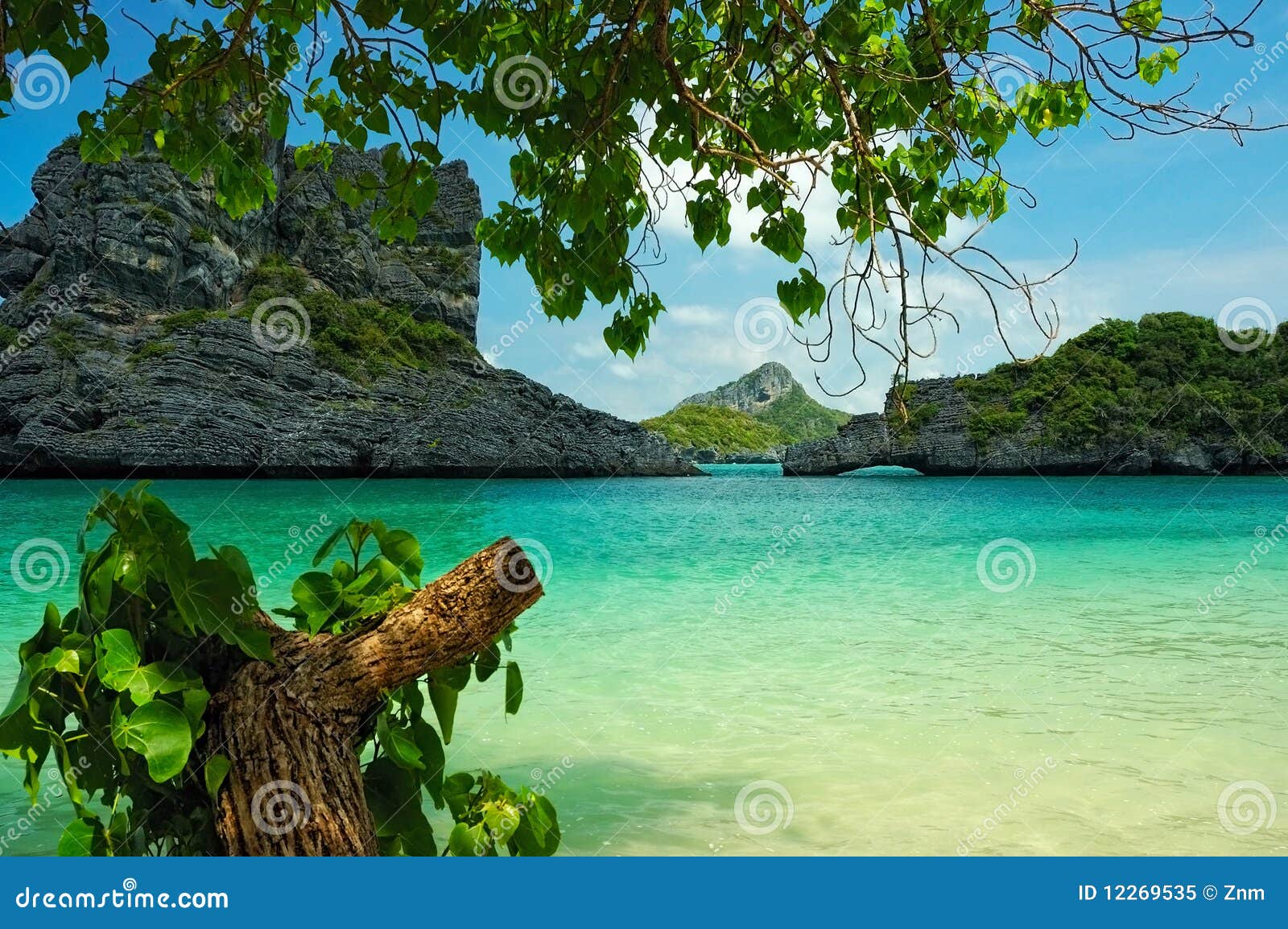 Tropisk lagun fotografering för bildbyråer. Bild av himmel - 12269535