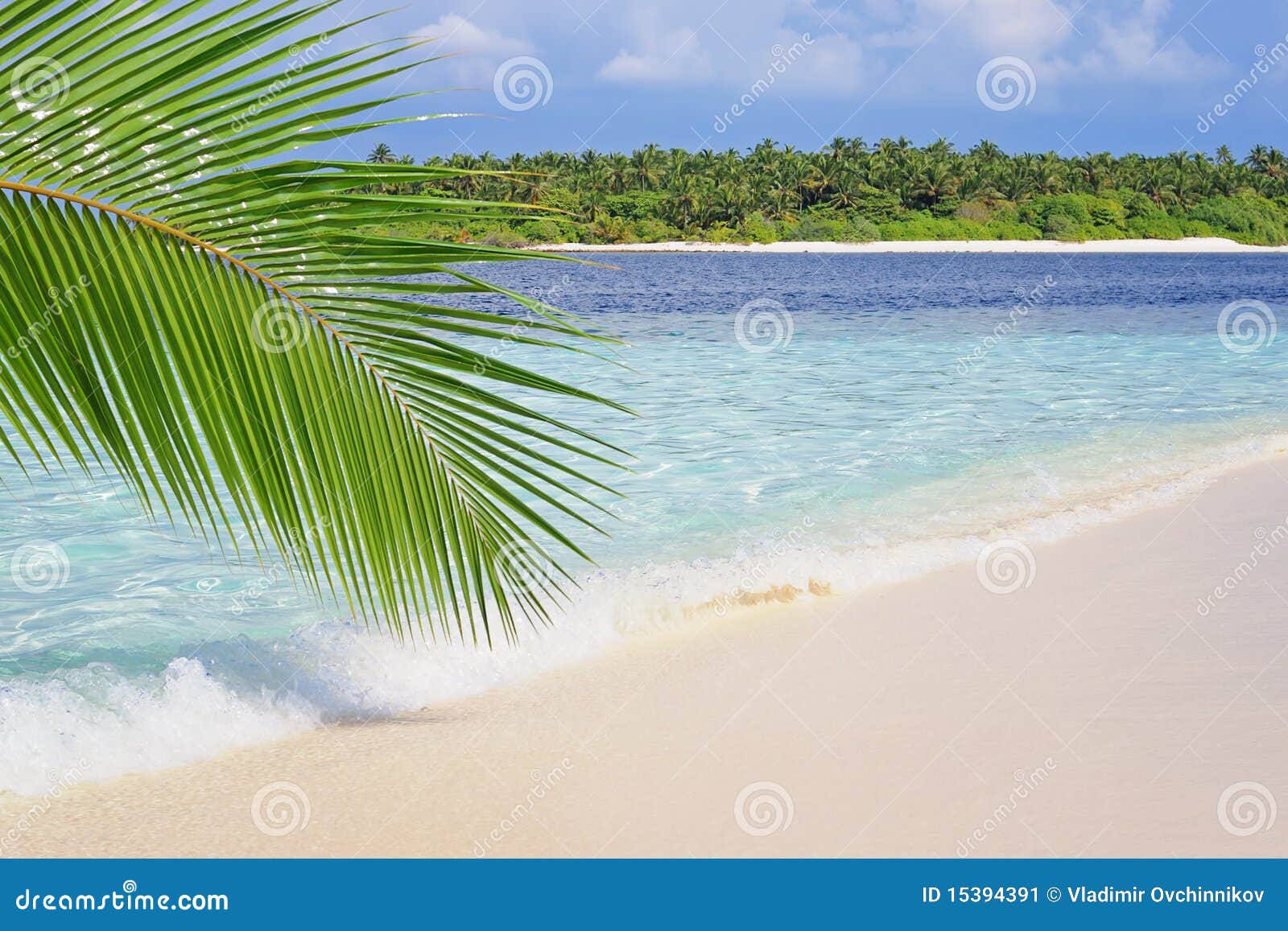 Tropisk strand fotografering för bildbyråer. Bild av himmel - 15394391