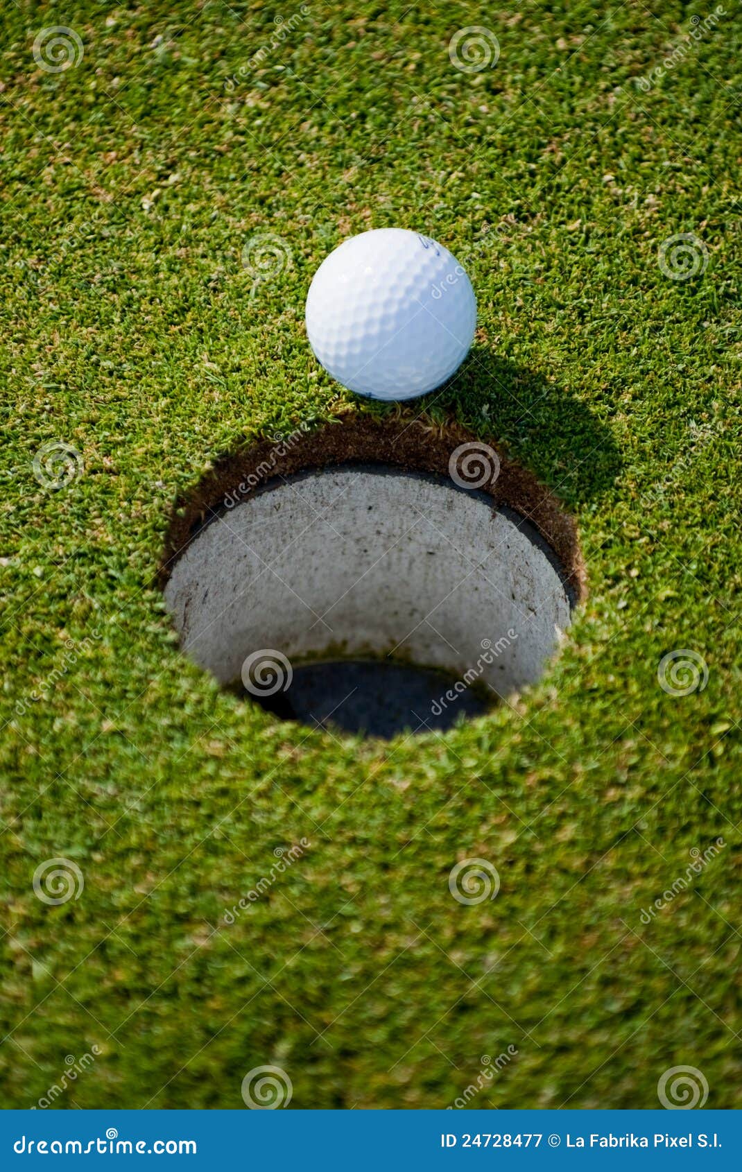 Trou de golf image stock. Image du cours, pelouse, concurrence - 24728477