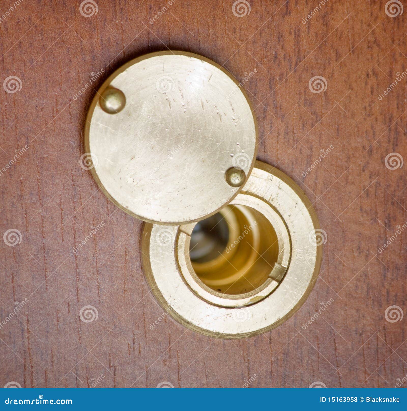 Trou Ou Peephole D'espion De Trappe Photo stock - Image du centre ...