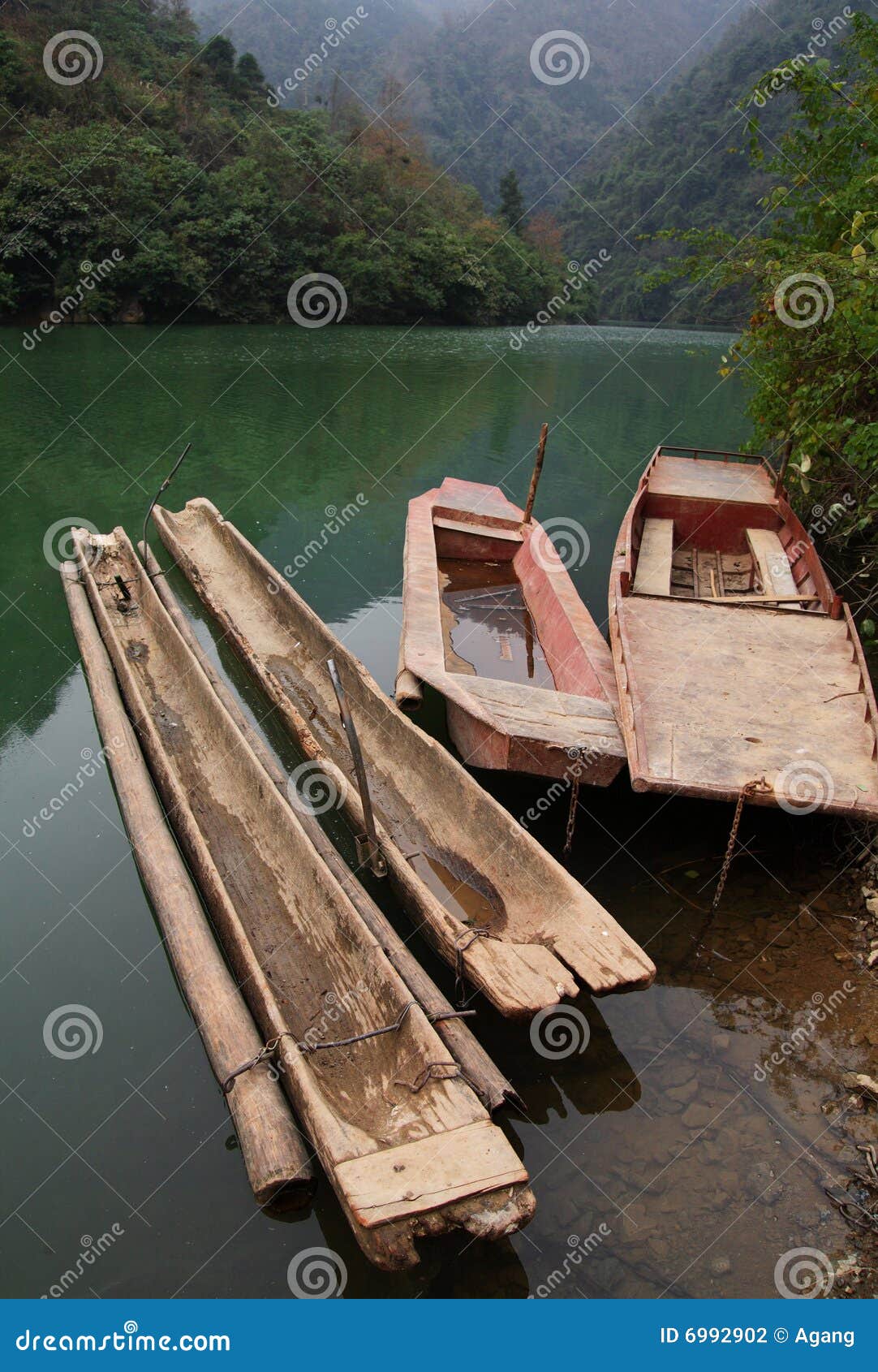 â€œ Trough-like Boatâ€ stock photo. Image of travel, guangxi - 6992902