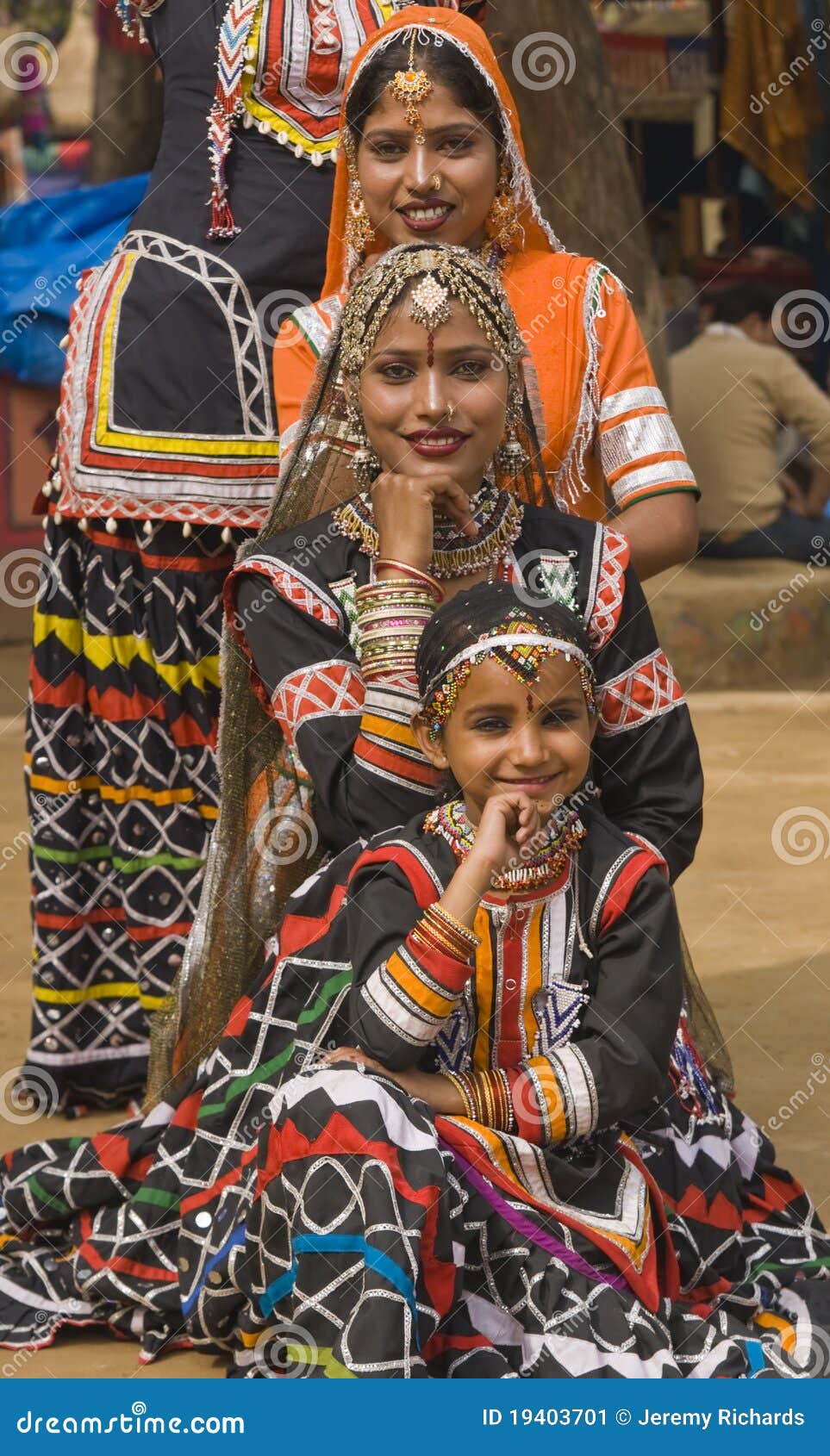 Troupe tribali di ballo fotografia editoriale. Immagine di artista ...
