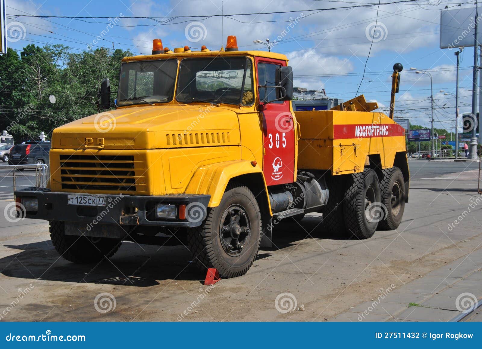 Truck Breakdown Service in Moscow Editorial Photography - Image of ...