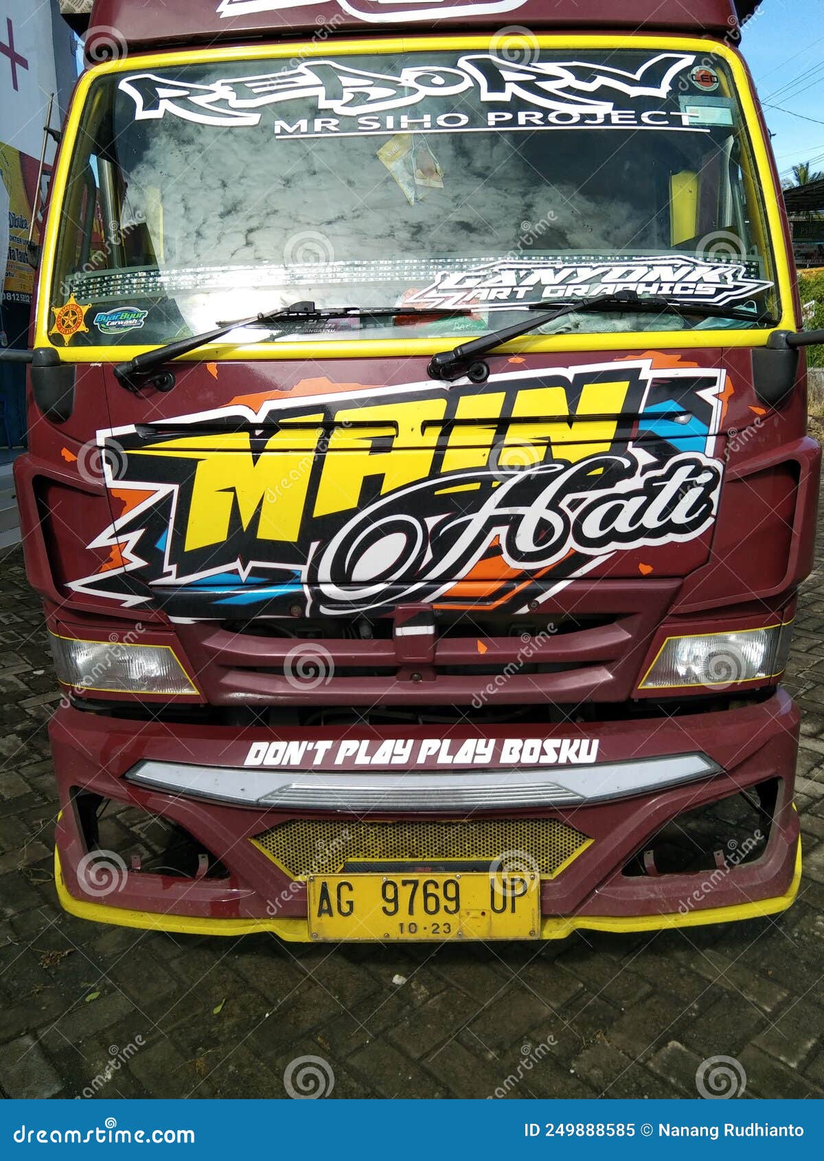 Truck Canter Sticker Bumper Modified Editorial Image - Image of bumper ...