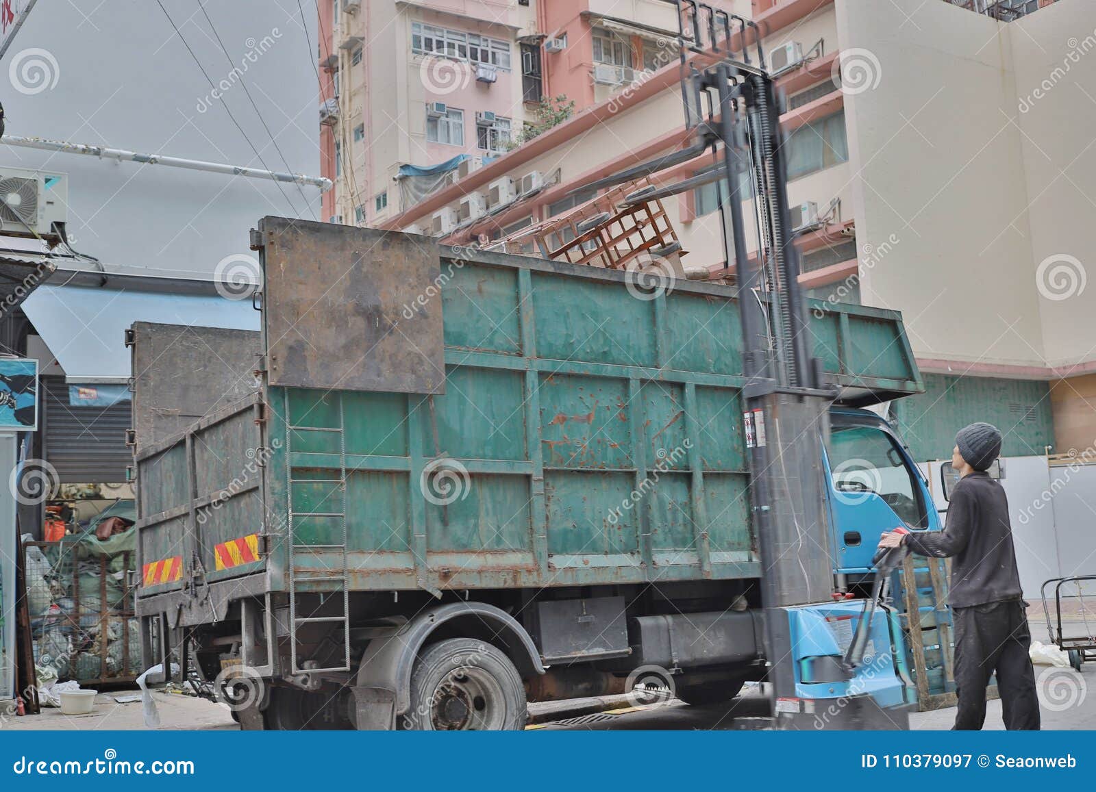 A Truck Garbage at Tai Kok Tsui Hk Editorial Photography - Image of ...