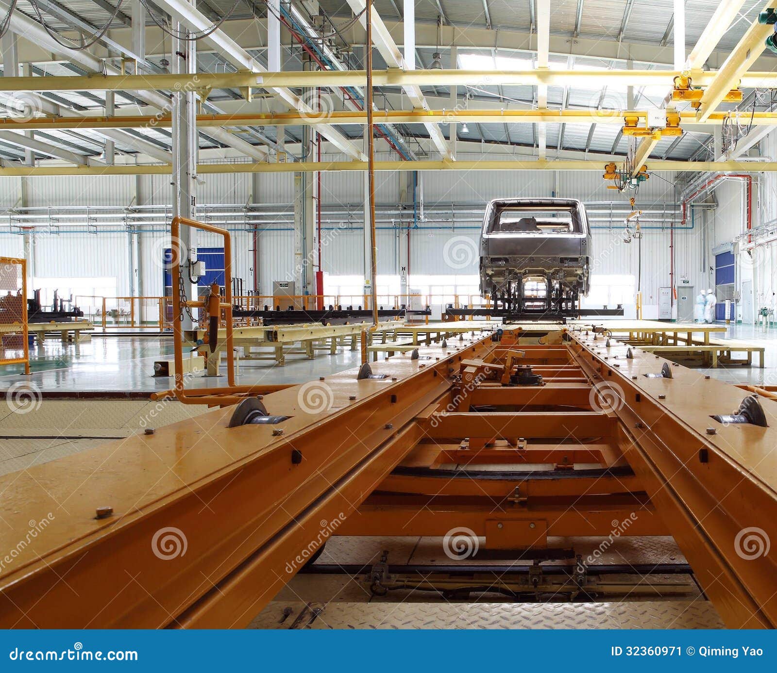 Truck workshop stock image. Image of metal, environment - 32360971