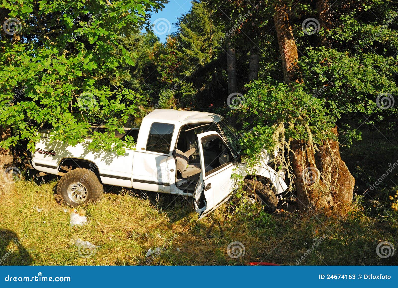 Truck Wreck editorial stock photo. Image of driving, collision - 24674163