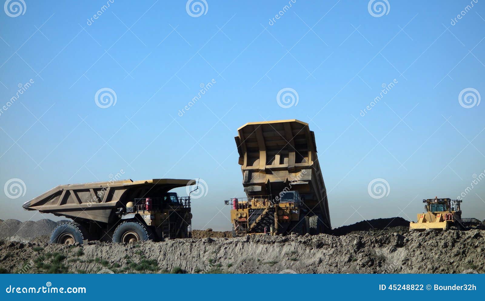 Trucks at a Coal Mine in South Dakota Editorial Photography - Image of ...