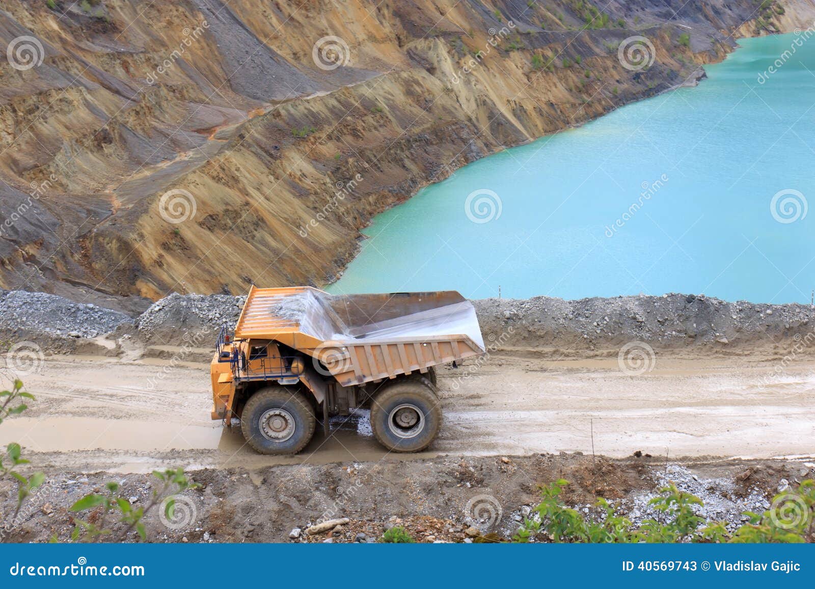 Trucks in open pit stock image. Image of dumper, industrial - 40569743