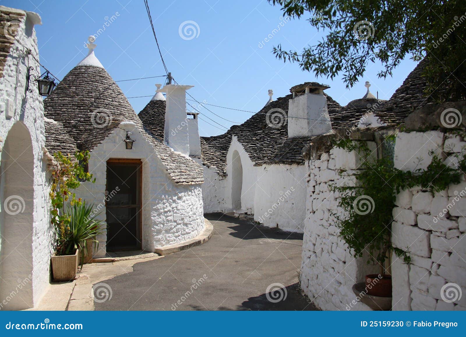 Trullo at Alberobello stock photo. Image of wine, village - 25159230