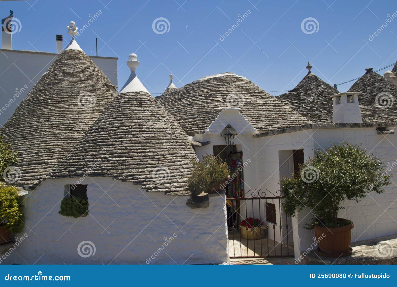 Trullo Tipico Del Alberobello Fotografia Stock - Immagine di vista ...