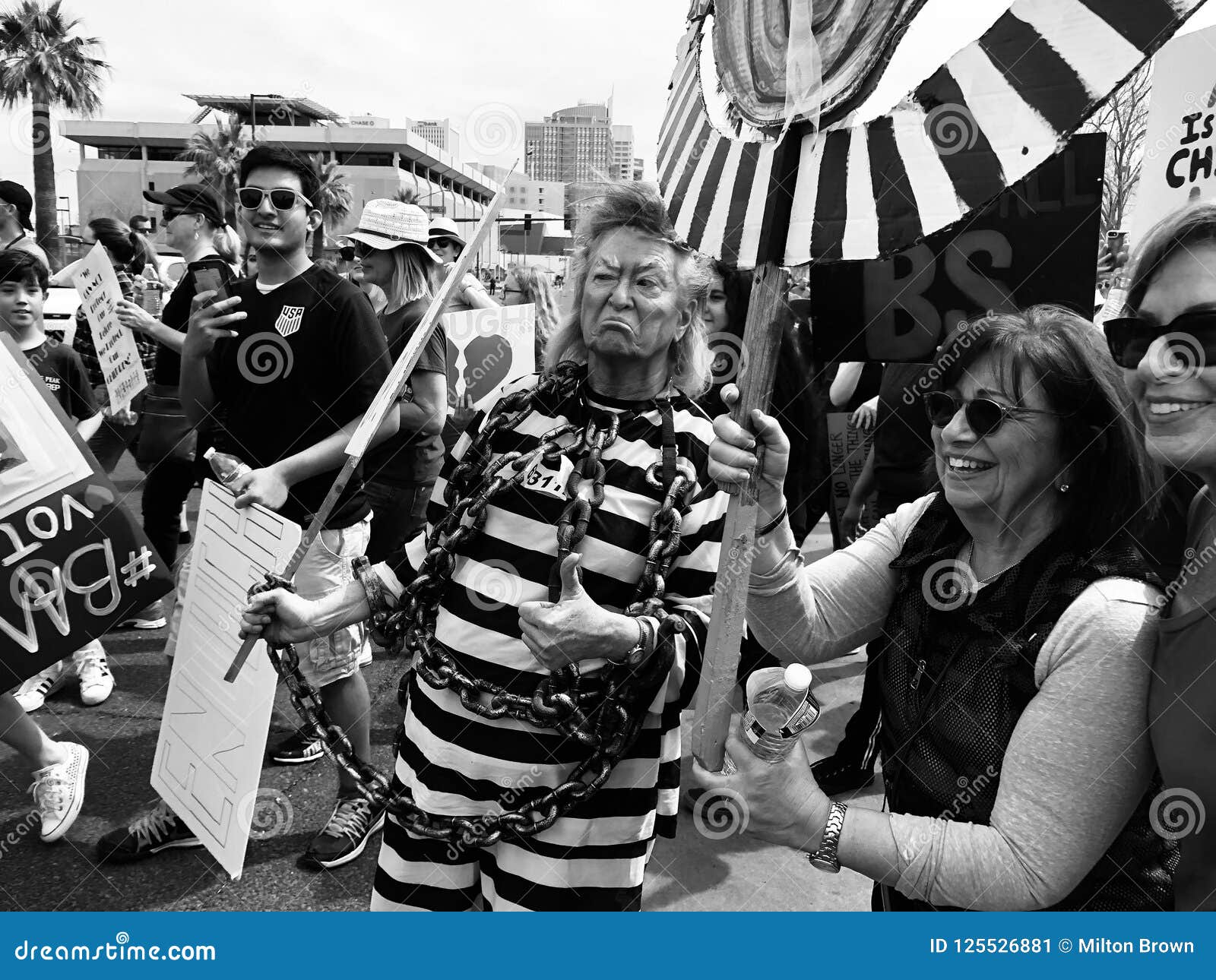 Trump in Chains editorial photo. Image of phoenix, protest - 125526881