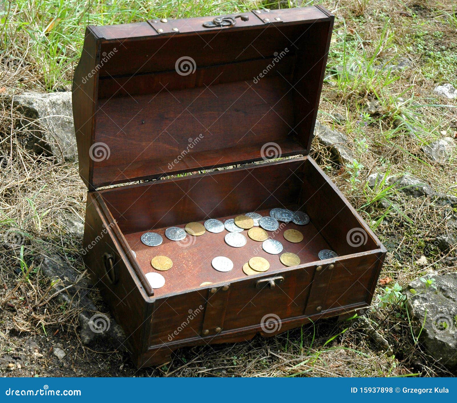 Trunk with coins stock photo. Image of open, ancient - 15937898