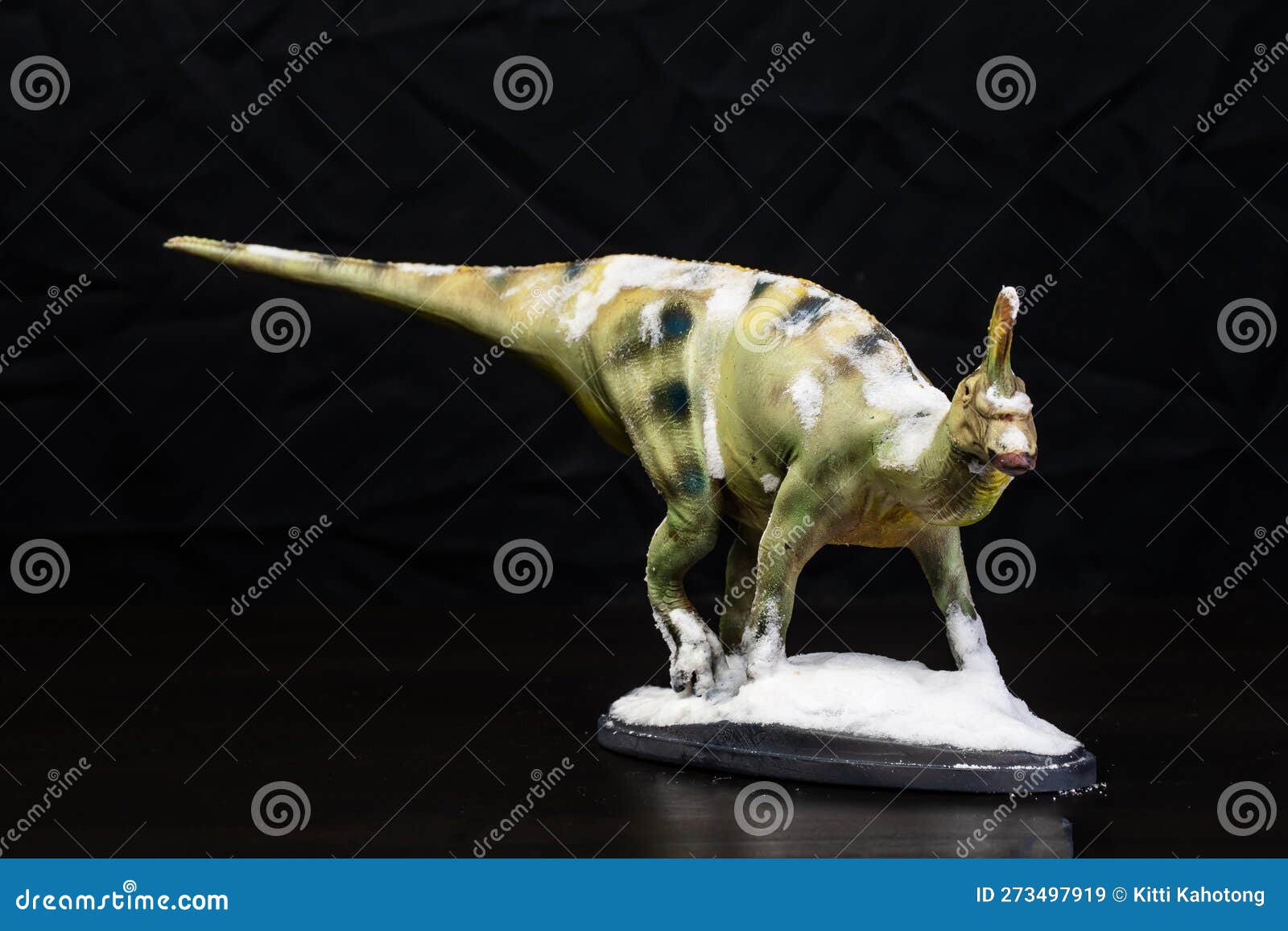 The Tsintaosaurus Dinosaur in the Dark Stock Image - Image of startling ...