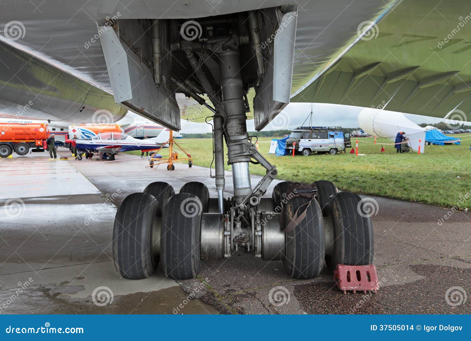 Tu-144 editorial stock image. Image of aeroplane, airplane - 37505014