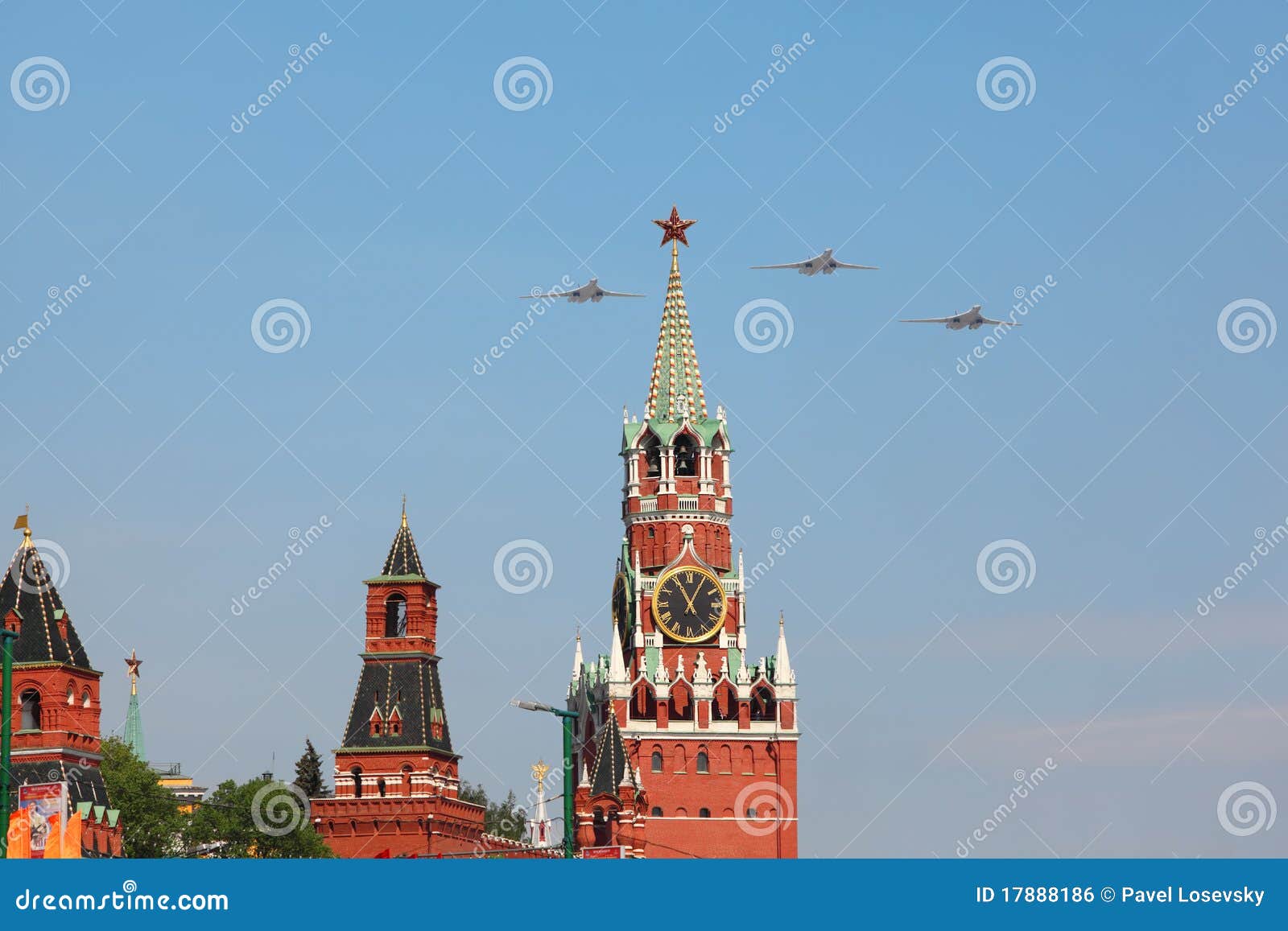 Tu-160 Airplanes Fly Over Red Square Editorial Photo - Image of ...