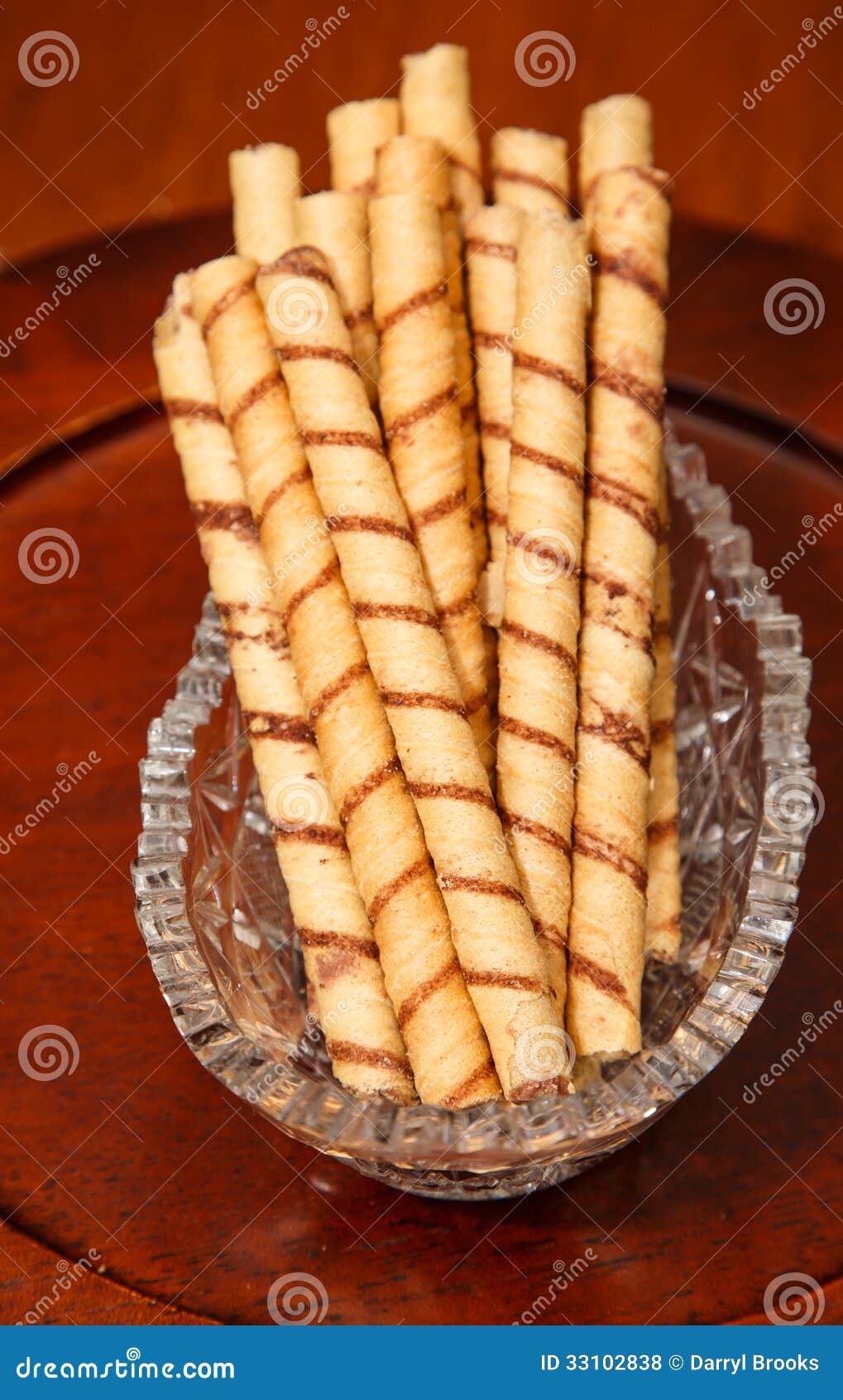 Tubes Roulés De Gaufrette De Biscuit Photo stock - Image du calories ...