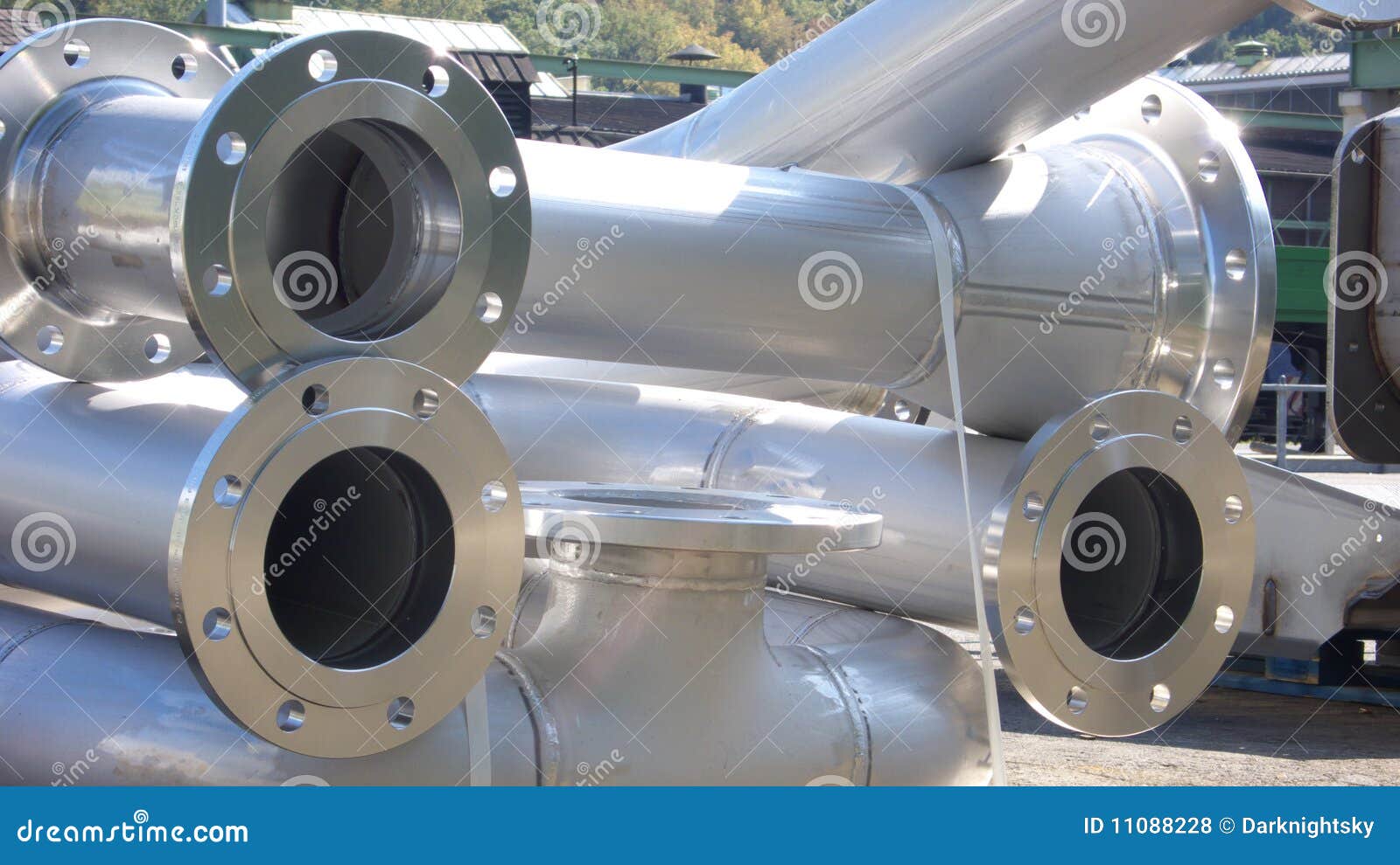 Tubi e flangia fotografia stock. Immagine di industriale - 11088228