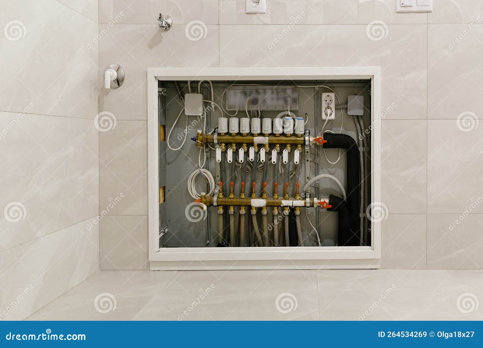 Tubing are Elements of Radiant Floor Heating System Stock Image - Image ...