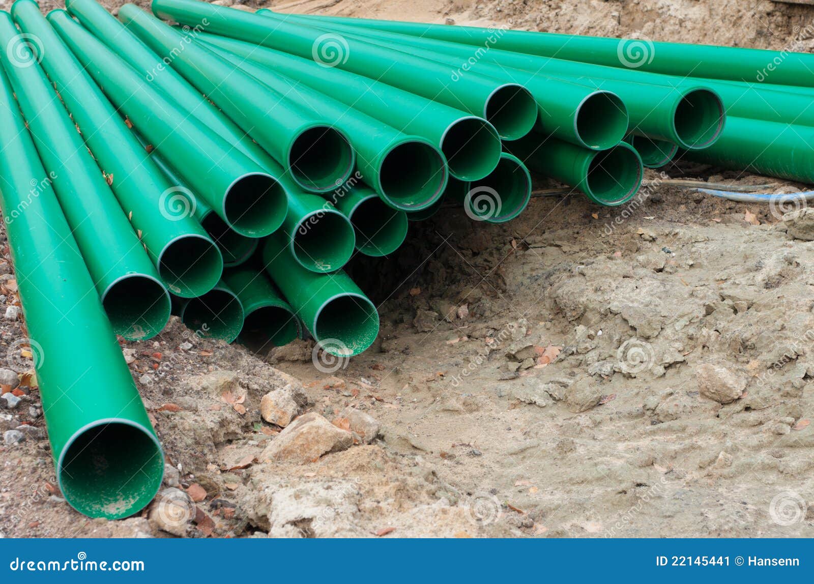 Tubos verdes del pvc imagen de archivo. Imagen de substituya - 22145441