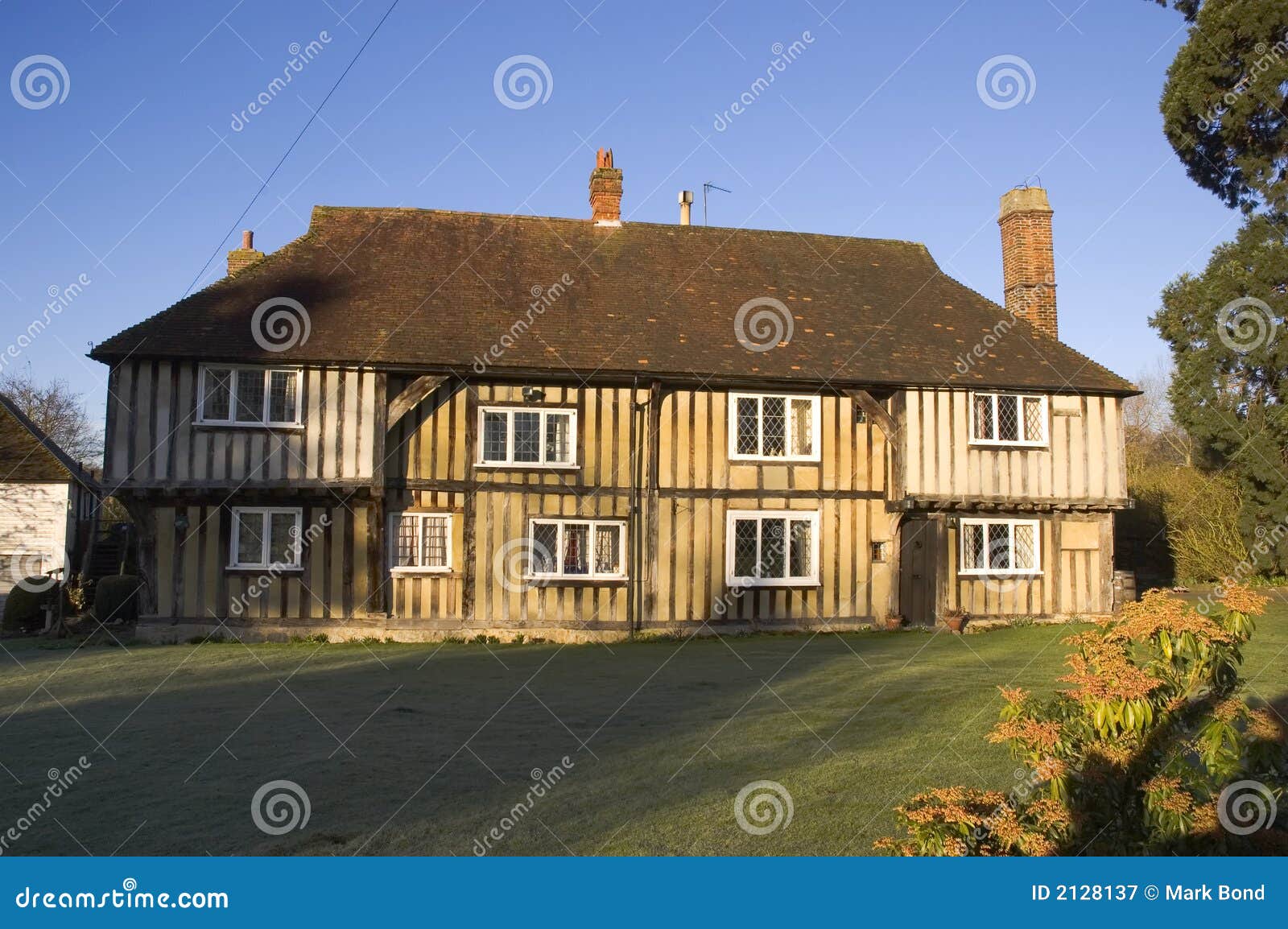 Tudor House stock image. Image of weathered, architecture - 2128137