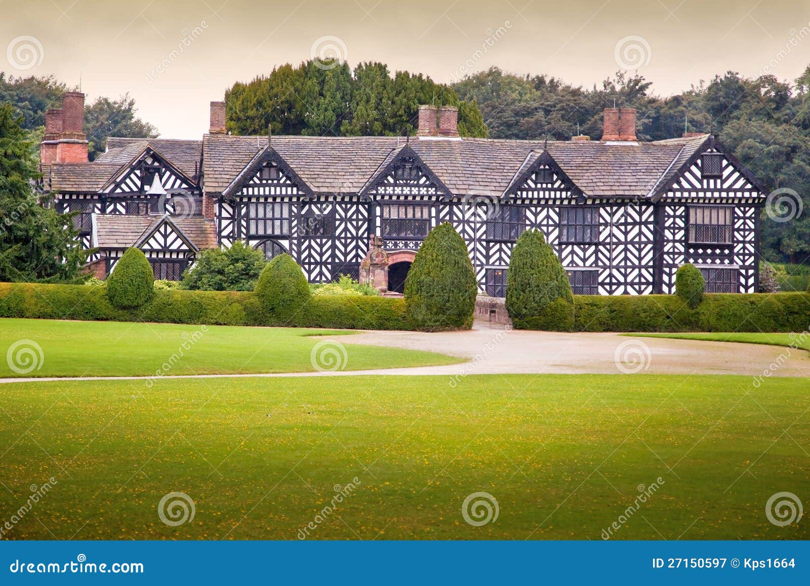 Tudor Manor House stock image. Image of structure, architecture - 27150597