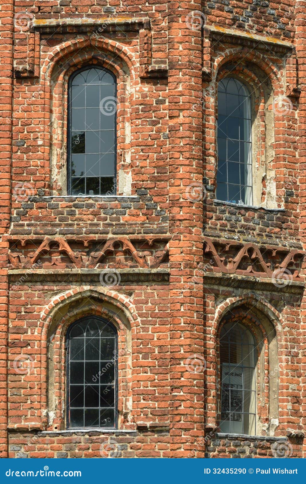 Tudor Windows stock photo. Image of england, house, detail - 32435290