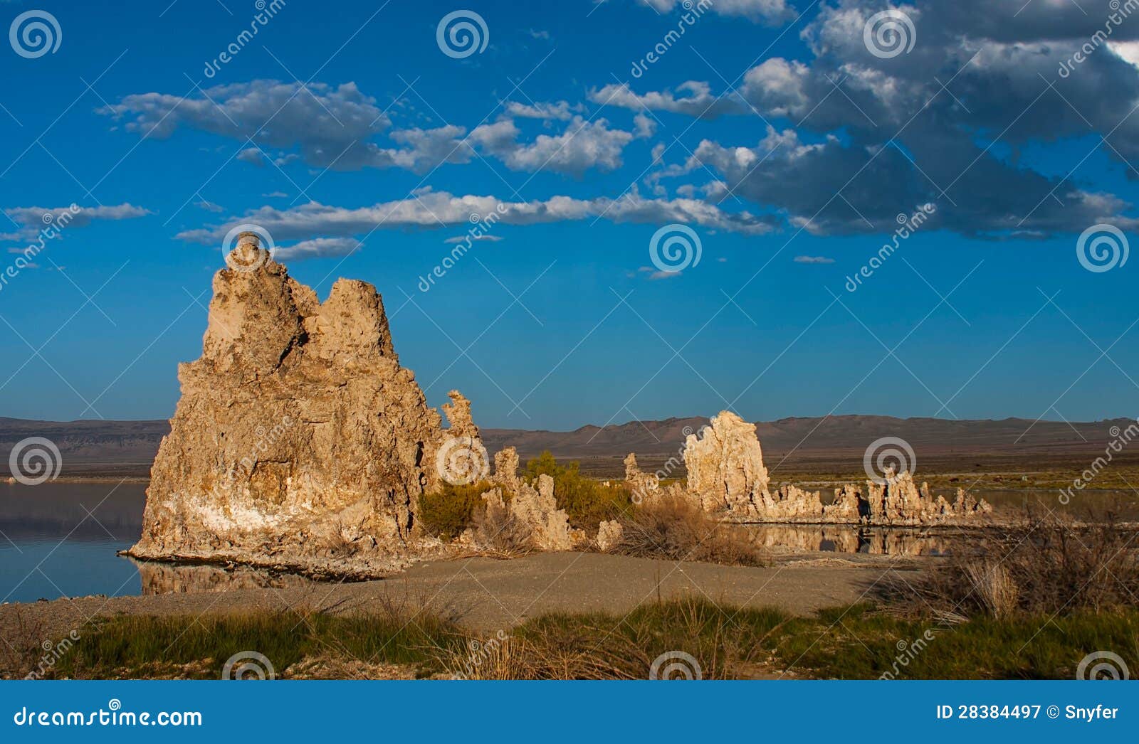 Tufa Formations in Mono Lake, California Stock Image - Image of desert ...