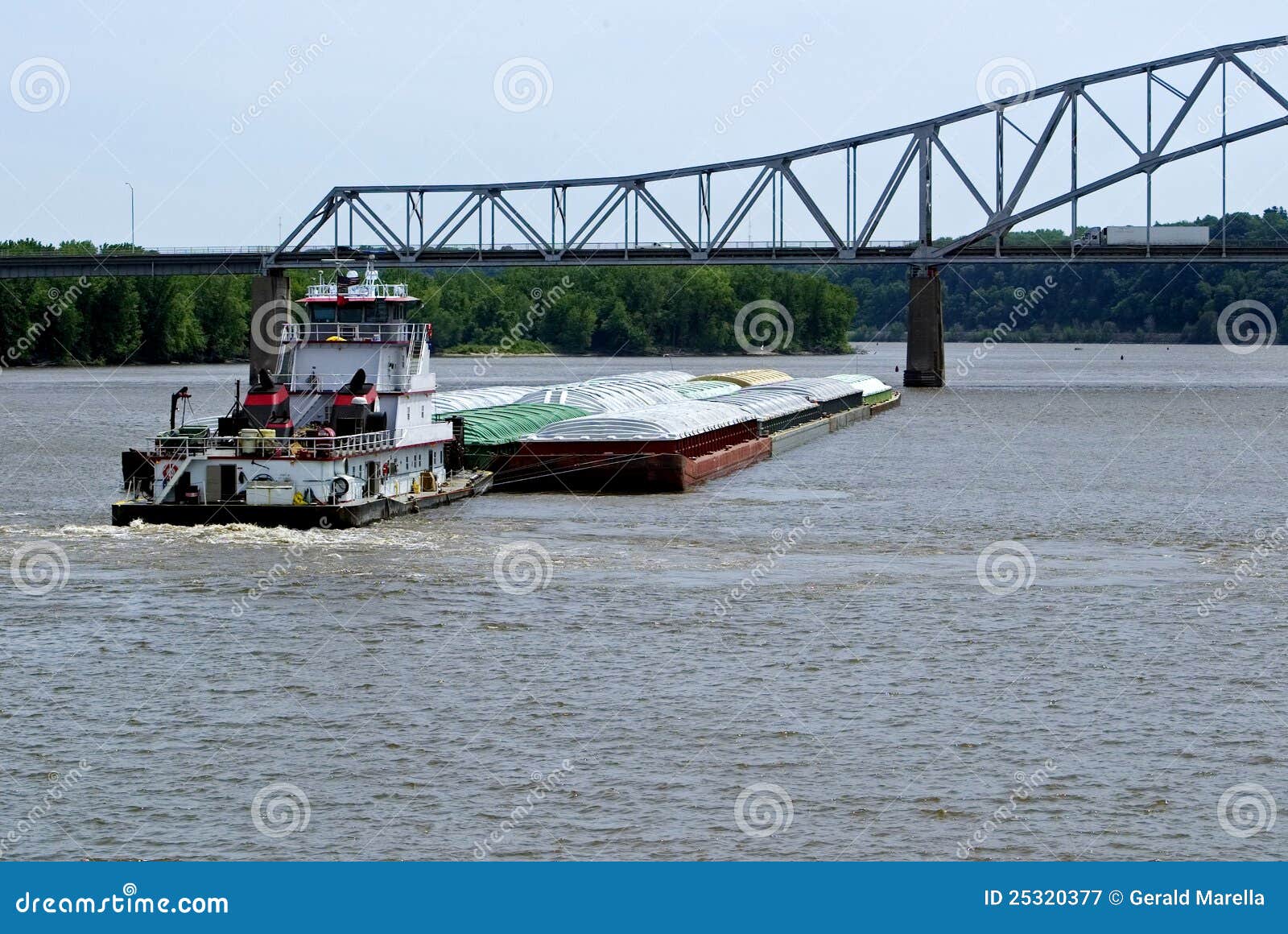 Tug boat and grain barge stock image. Image of watercraft - 25320377