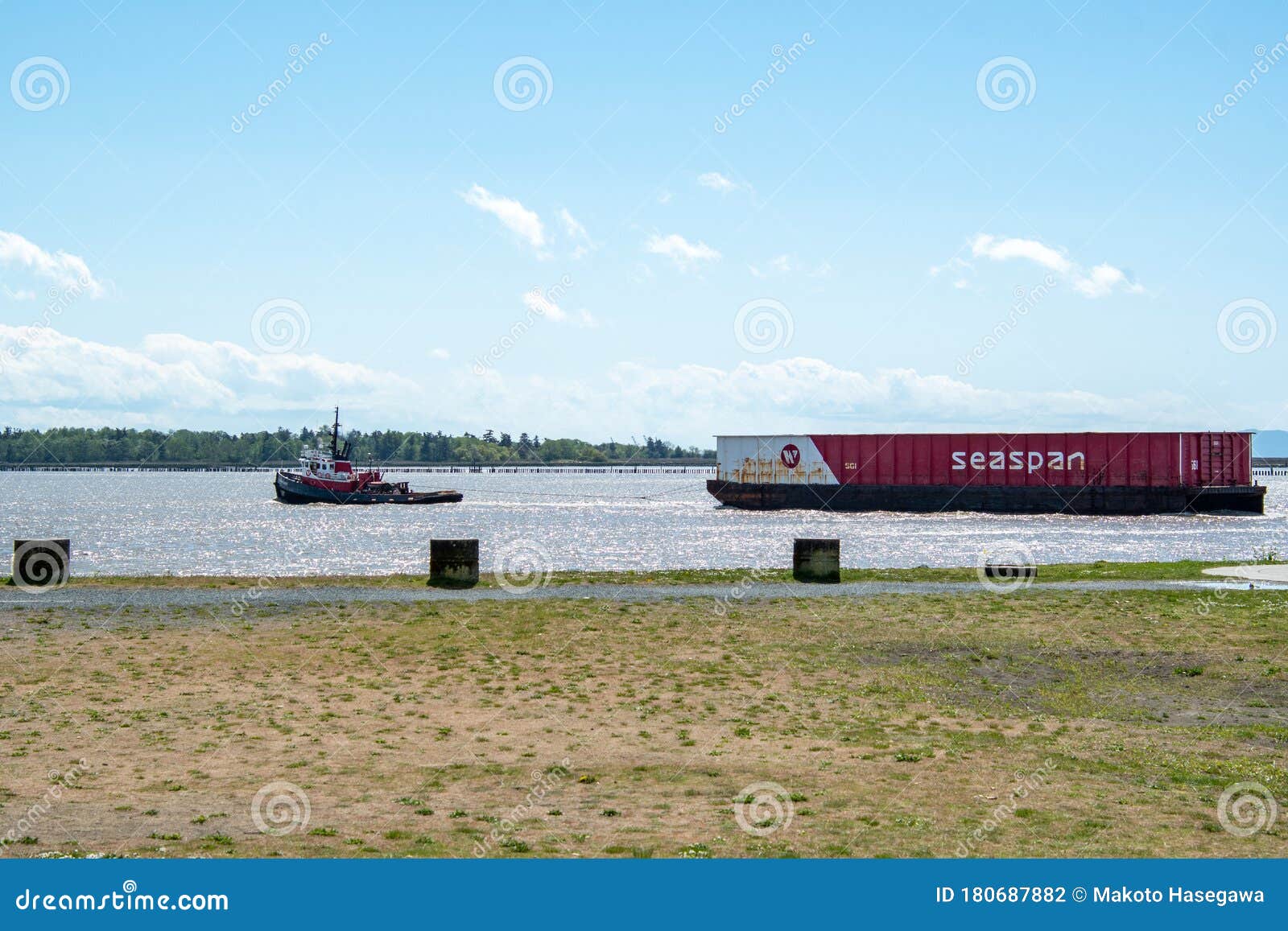 A Tug Boat Pulling a Barge. Editorial Photography - Image of 2020 ...